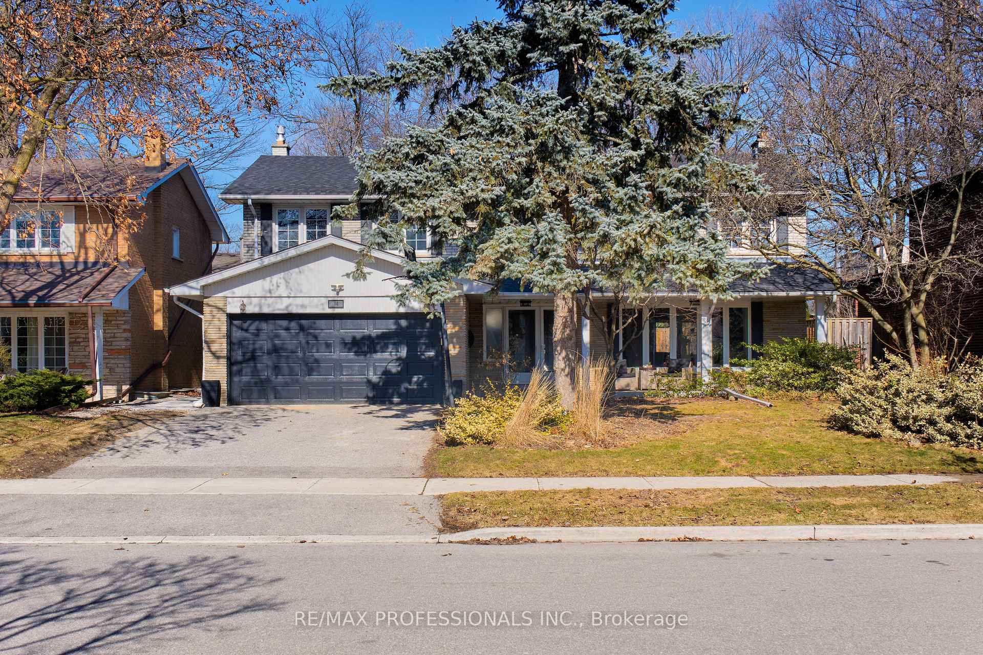 14 Fieldstone Road, Toronto, ON M9C 2J6