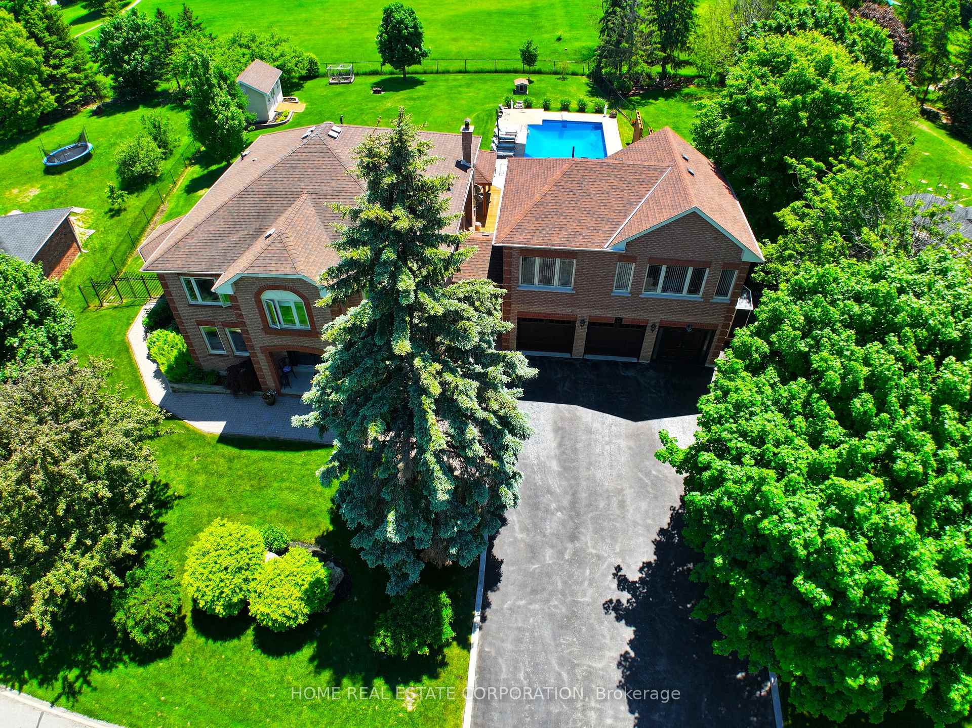 14 Hawthorne Road, Mono, ON L9W 6G7