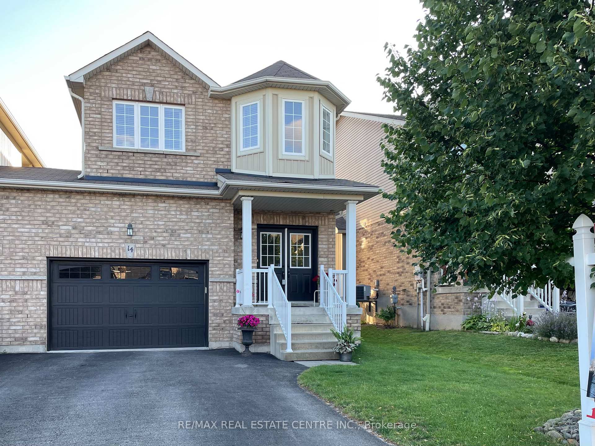 14 James Arnott Crescent, Orangeville, ON L9W 0B5