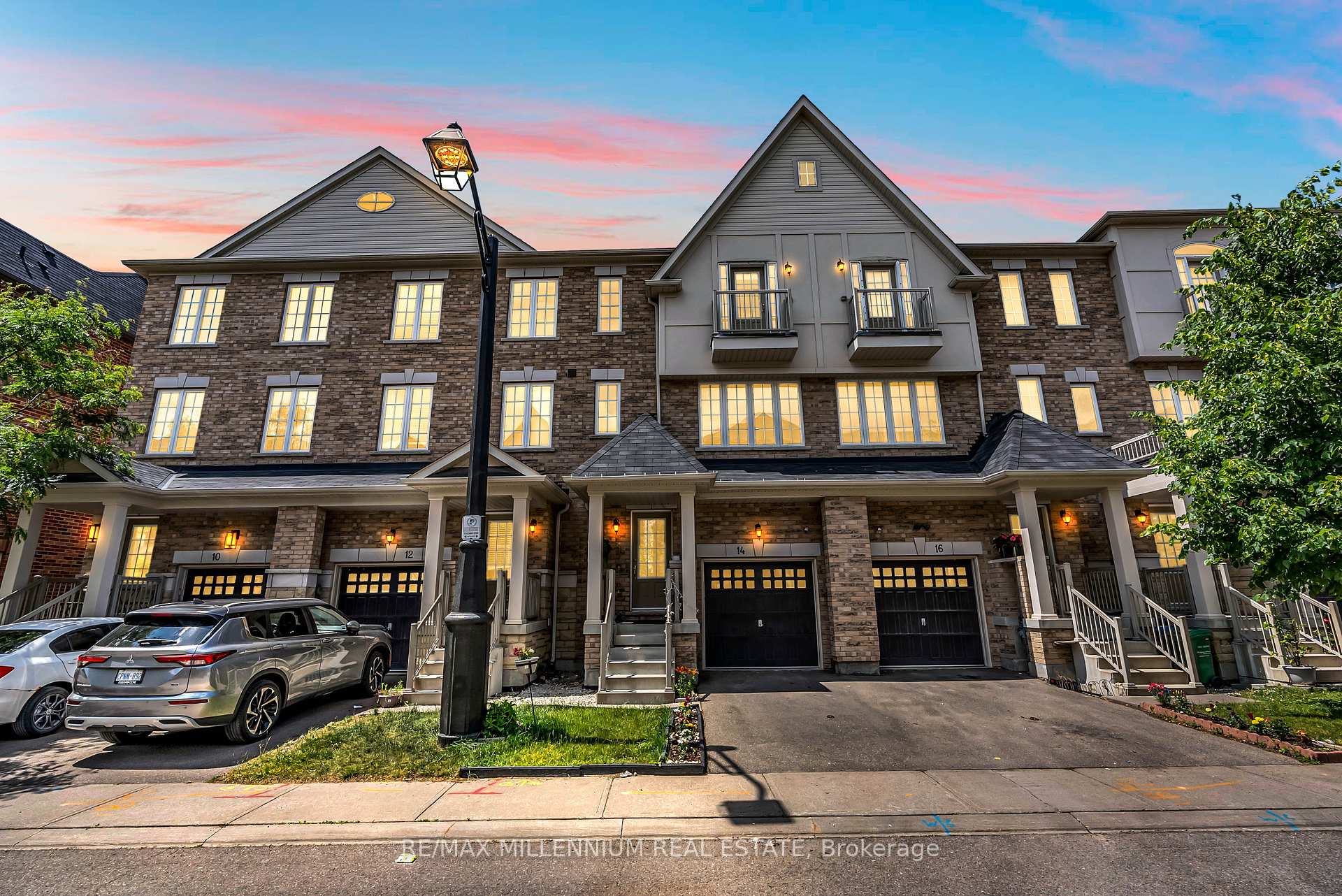 14 Kayak Heights, Brampton, ON L6Z 0H8