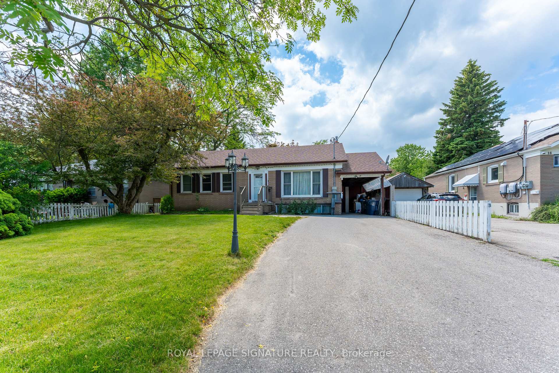 14 Lawndale Road, Toronto, ON M1M 3R6