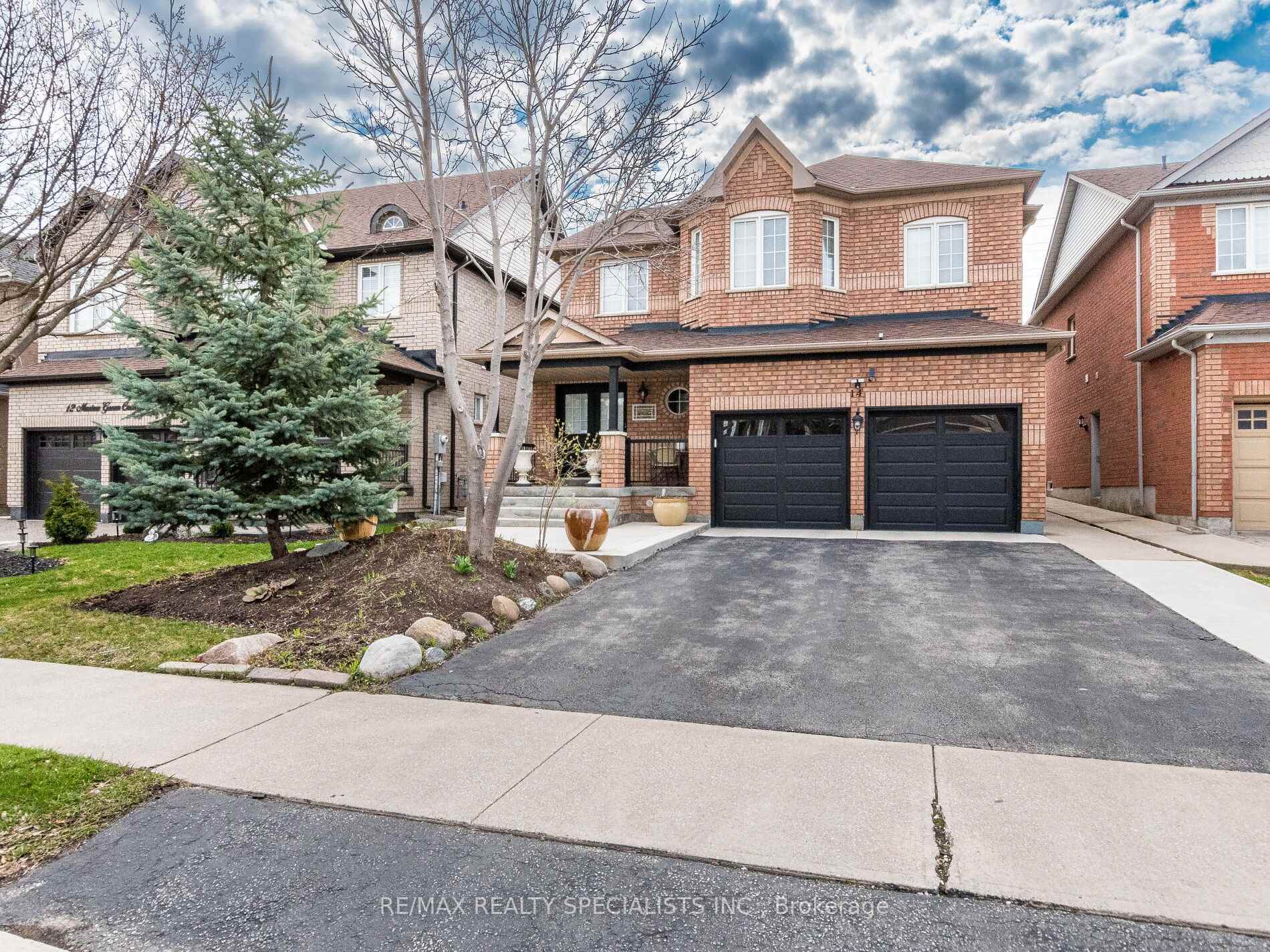 14 Masters Green Crescent, Brampton, ON L7A 3K2