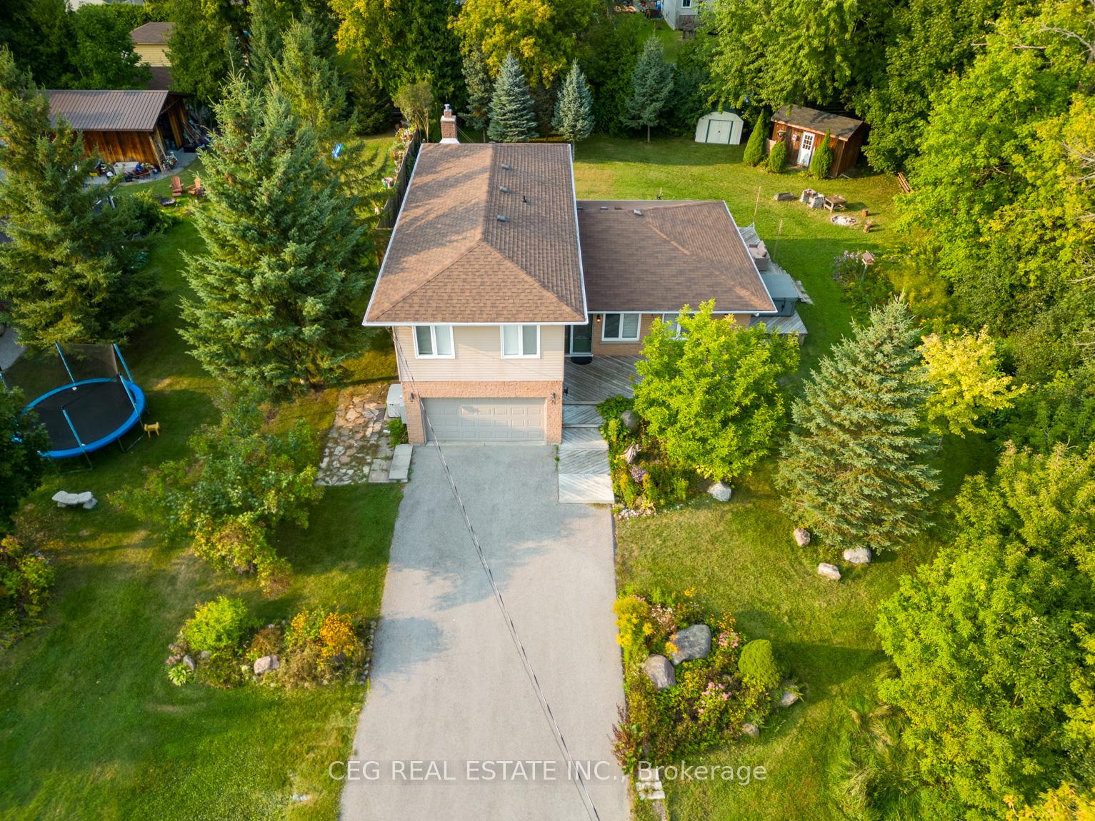 14 Mellon Avenue E, Georgina, ON L0E 1N0