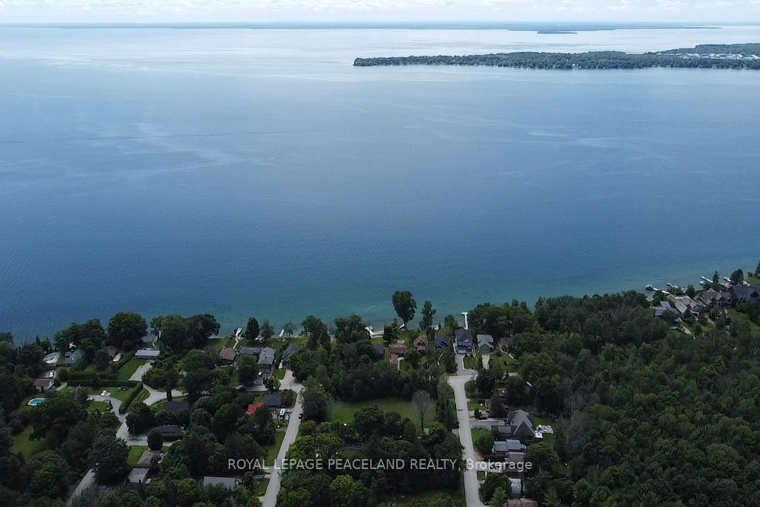 14 Simcoe Avenue, Oro-Medonte, ON L0L 2E0