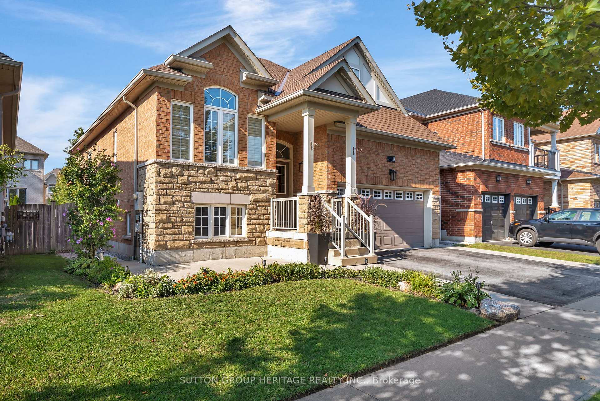 14 Sleepy Hollow Place, Whitby, ON L1R 0E4