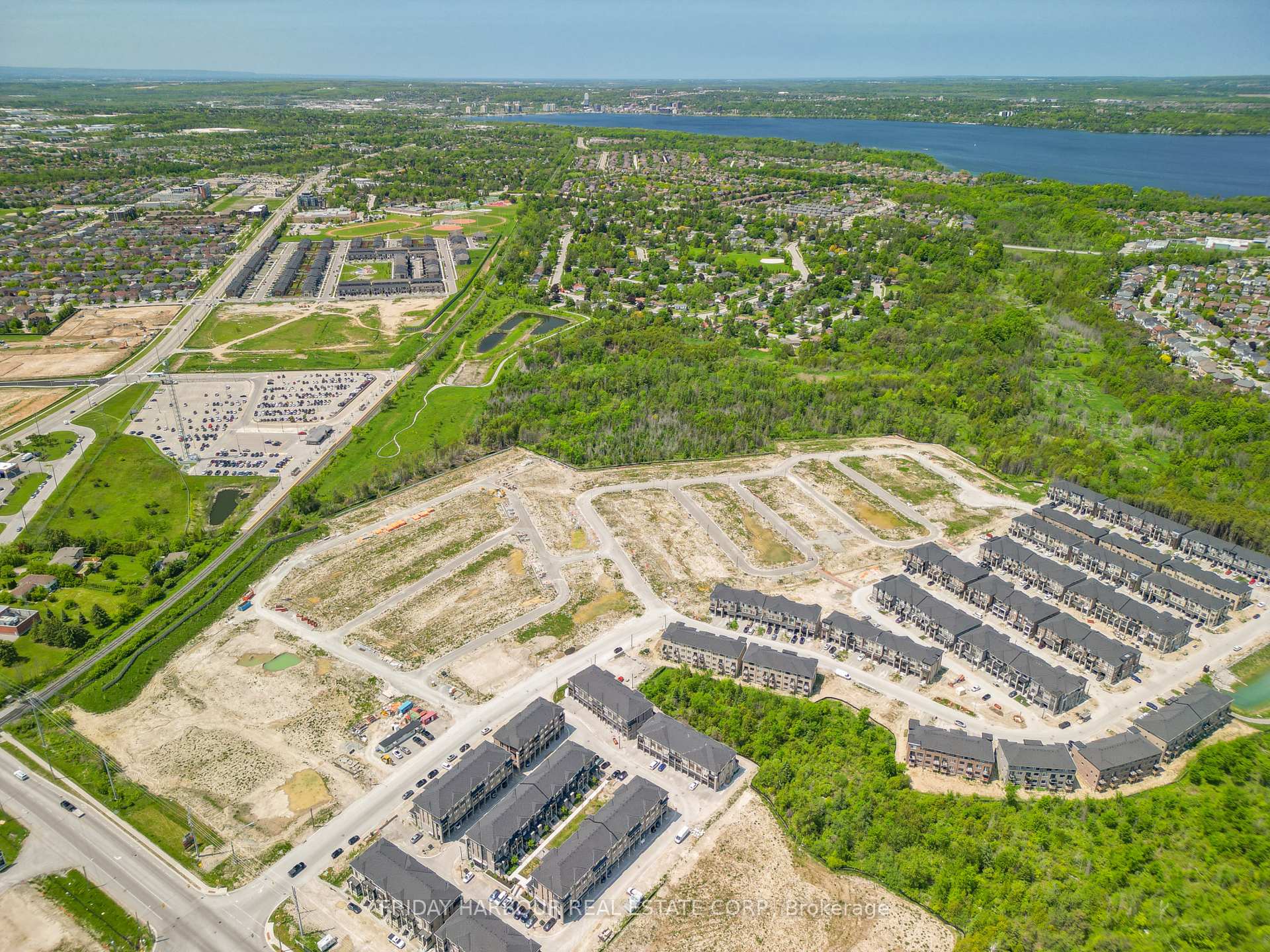 14 Spry Lane, Barrie, ON L4N 0H7