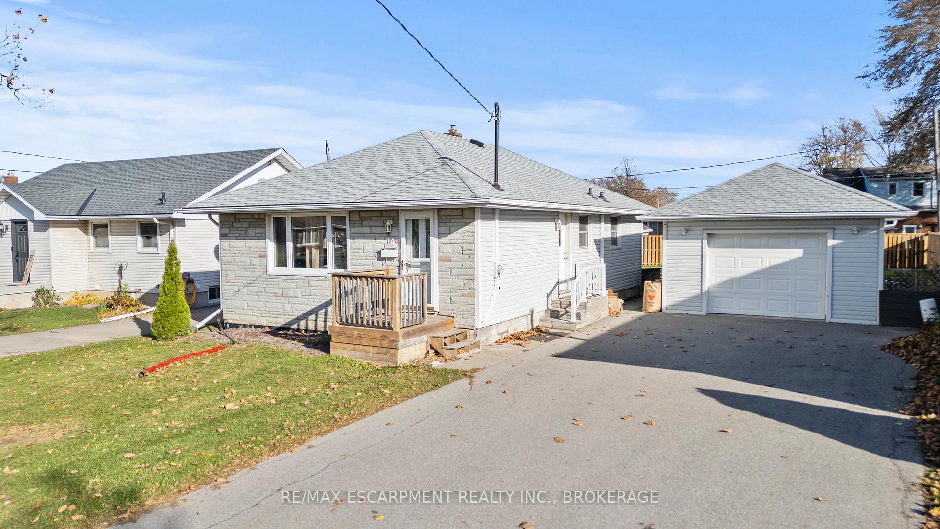 Lower - 14 Westmount Avenue, Thorold, ON L2V 2W1