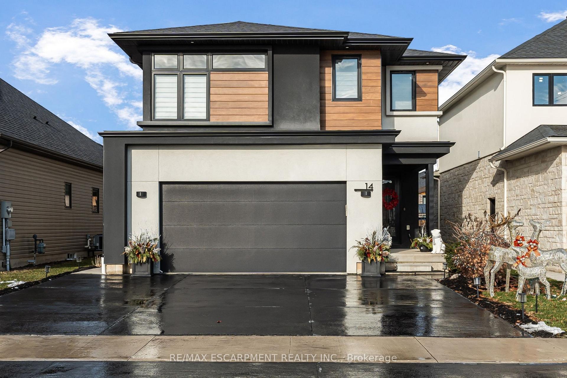 14 Willowbrook Drive, Welland, ON L3C 0G1