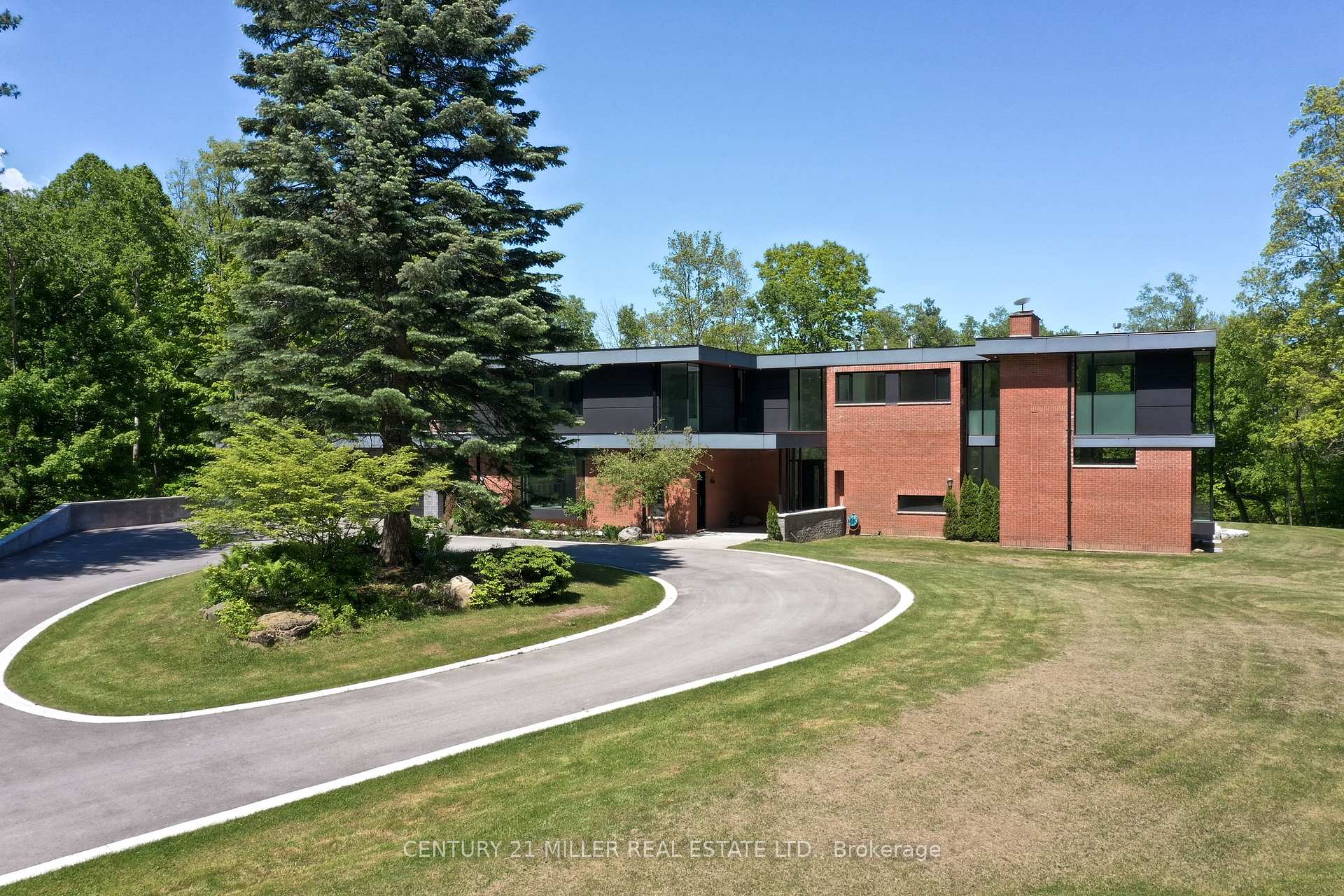 140 Gravel Pit Road, Hamilton, ON L9H 5E3