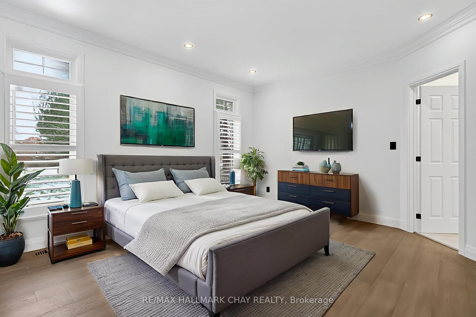 1401 Westdel Bourne Drive, London South, ON N6K 4R1