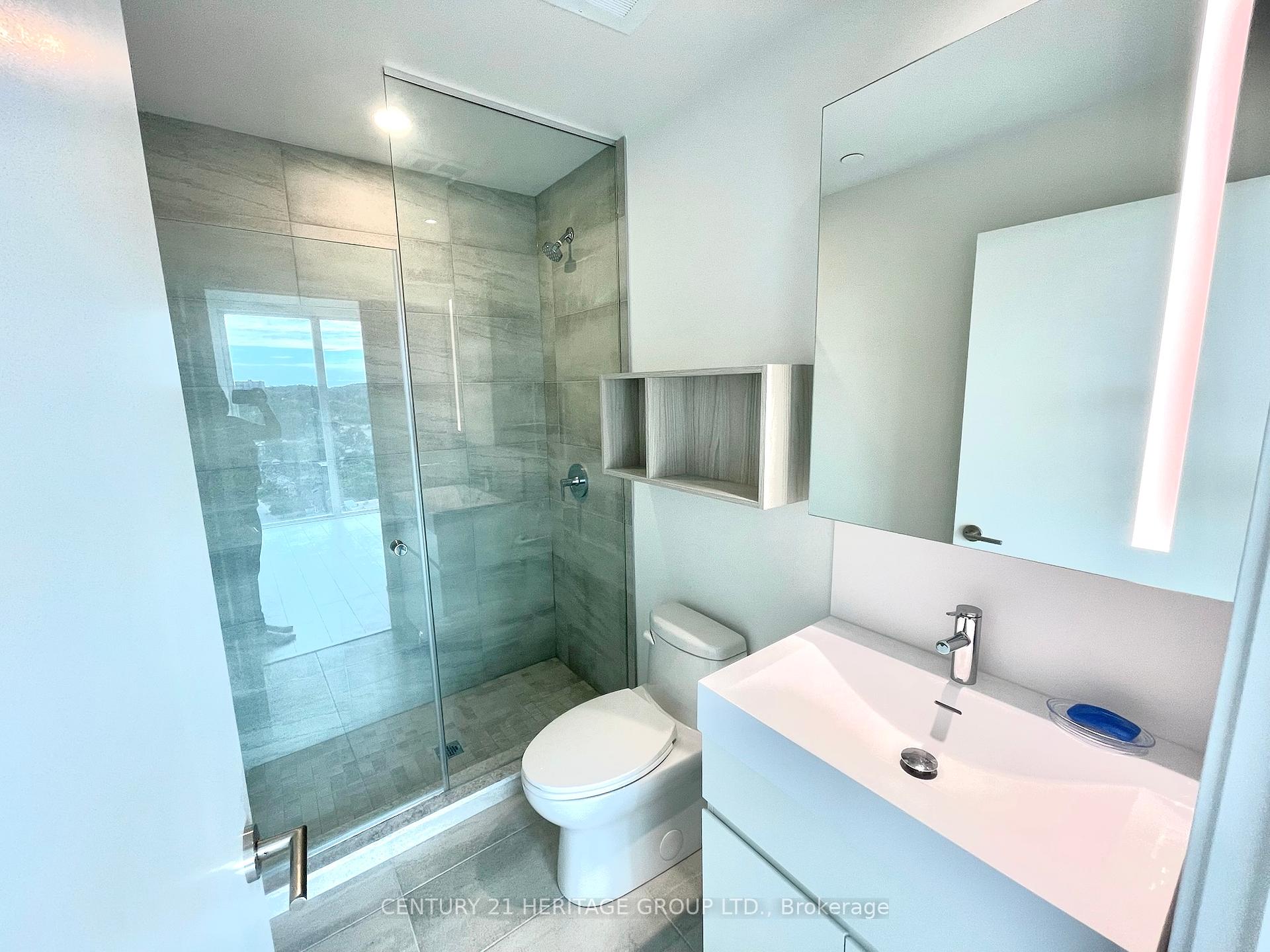 1403 - 39 Mary Street, Barrie, ON L4N 1S9