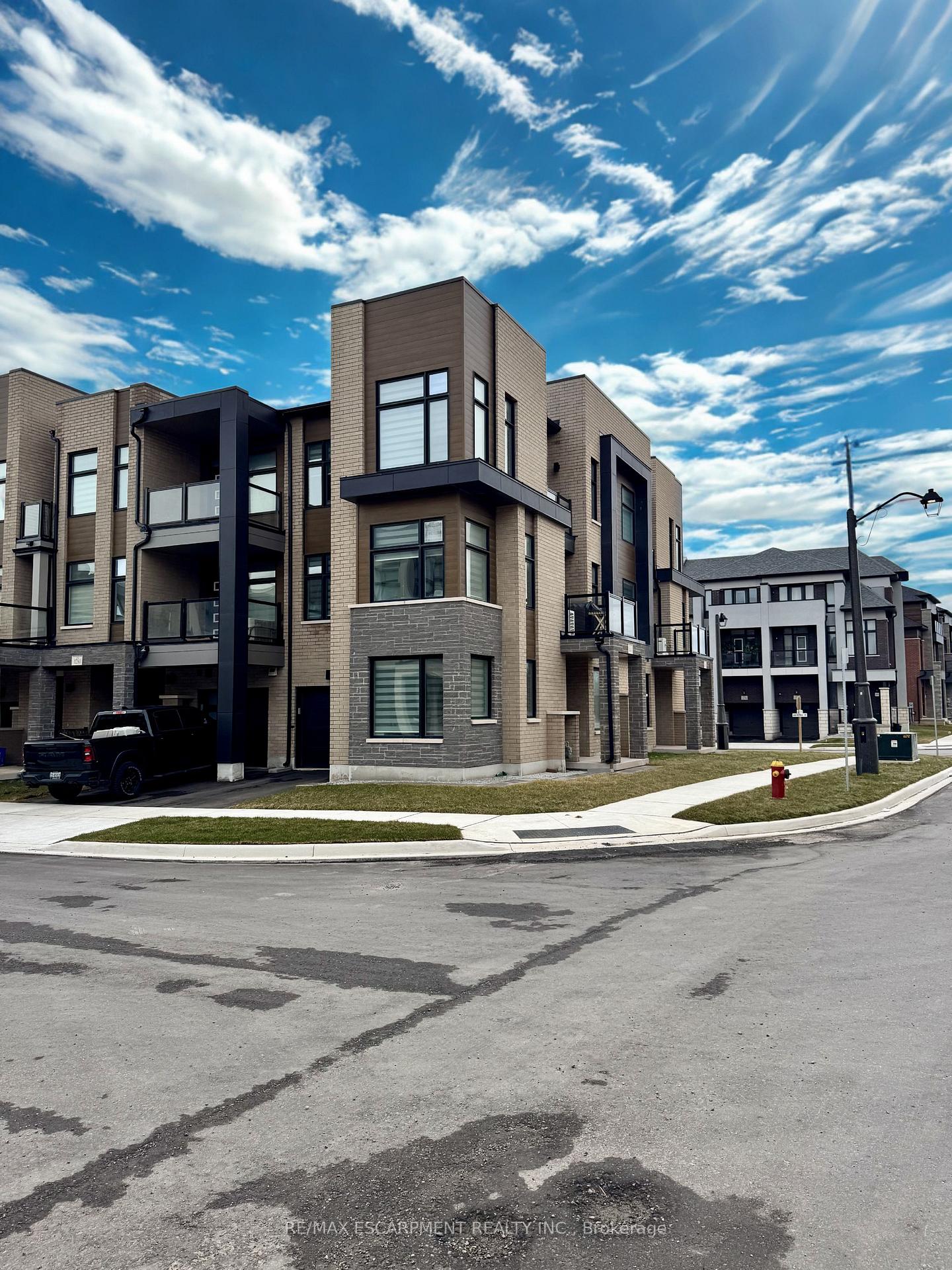 1404 Courtleigh Trail, Oakville, ON L6H 7Y7