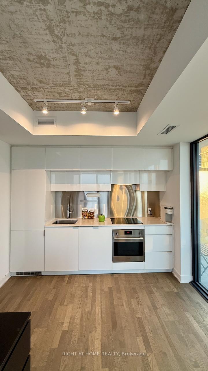 1405 - 185 Roehampton Avenue, Toronto, ON M4P 0C6