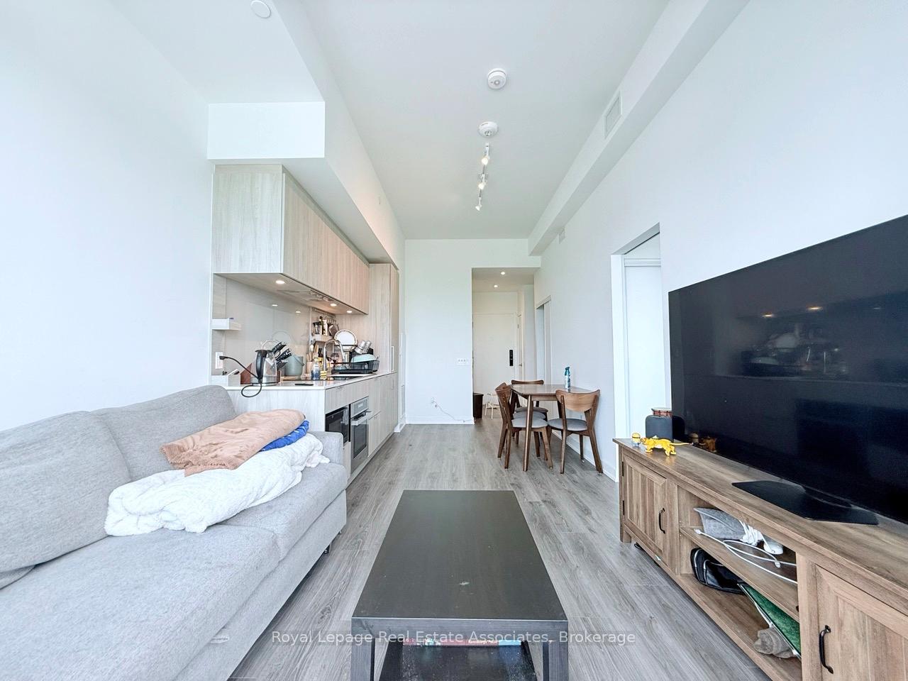 1406 - 28 Ann Street, Mississauga, ON L5G 3G1