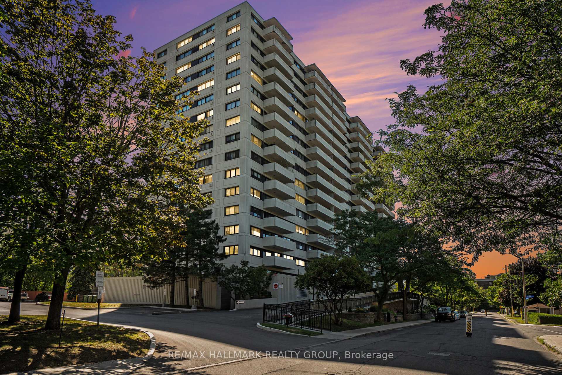 1406 - 40 Landry Street, Vanier and Kingsview Park, ON K1L 8K4