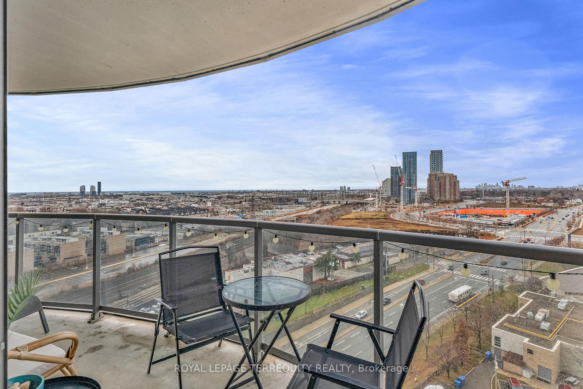 1407 - 1 Michael Power Place, Toronto, ON M9A 0A1