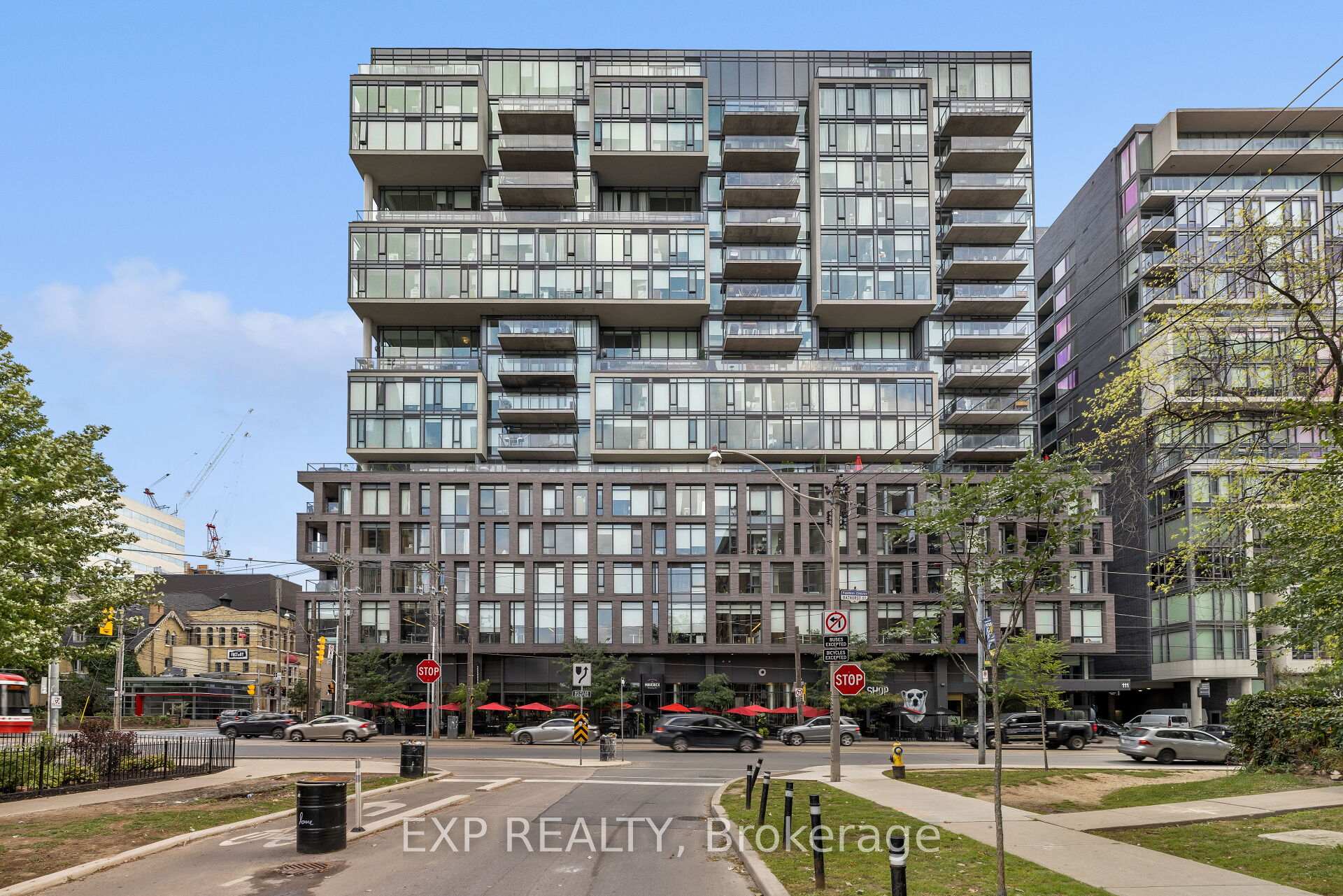 1407 - 111 Bathurst Street, Toronto, ON M5V 0M9