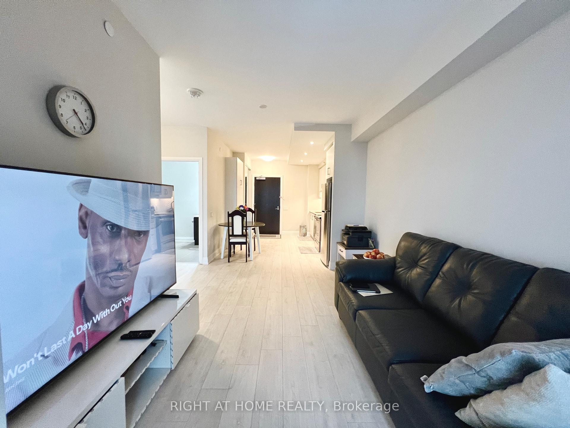 1407 - 15 Lynch Street, Brampton, ON L6W 0C7