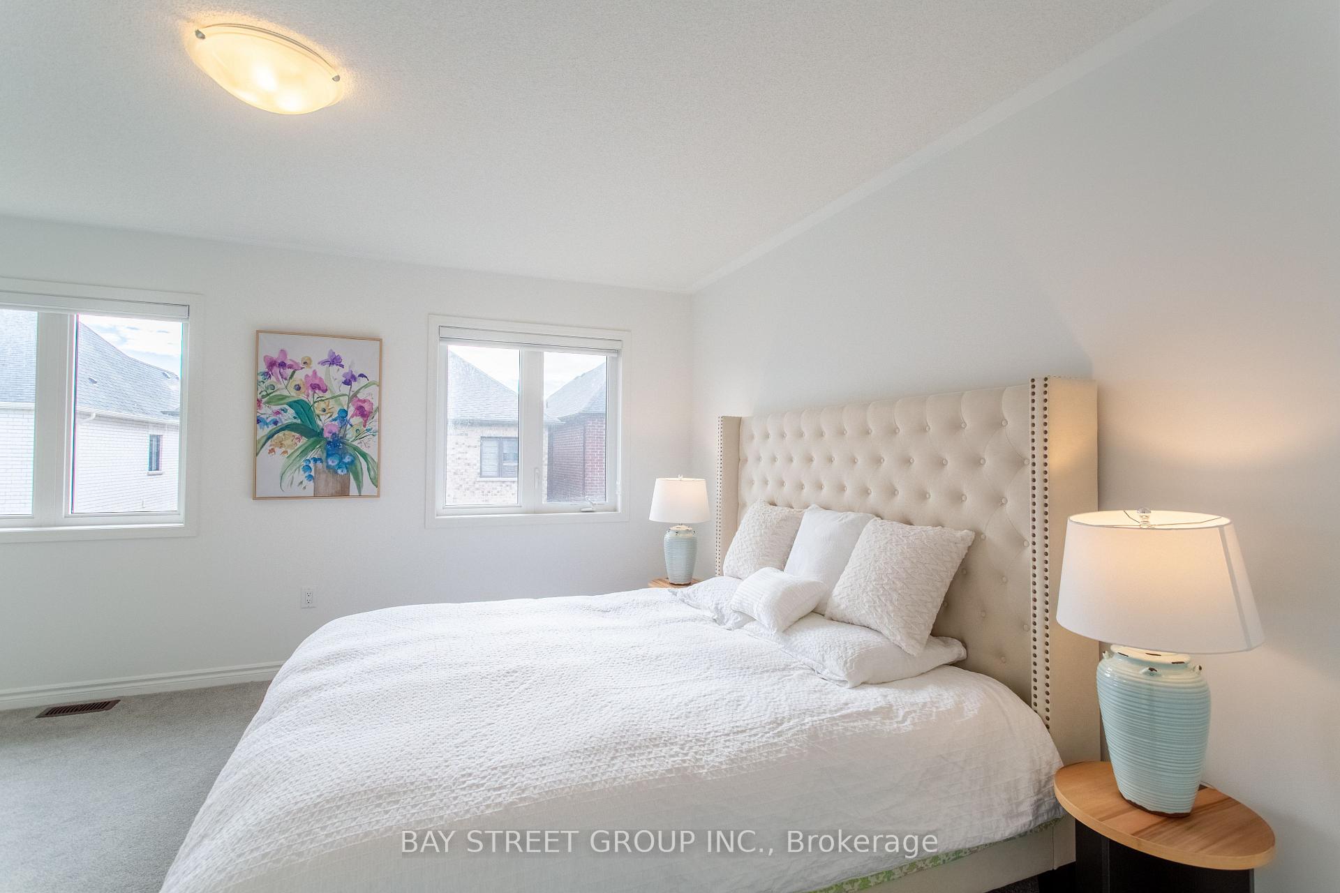 1409 Mockingbird Square, Pickering, ON L1X 0N8