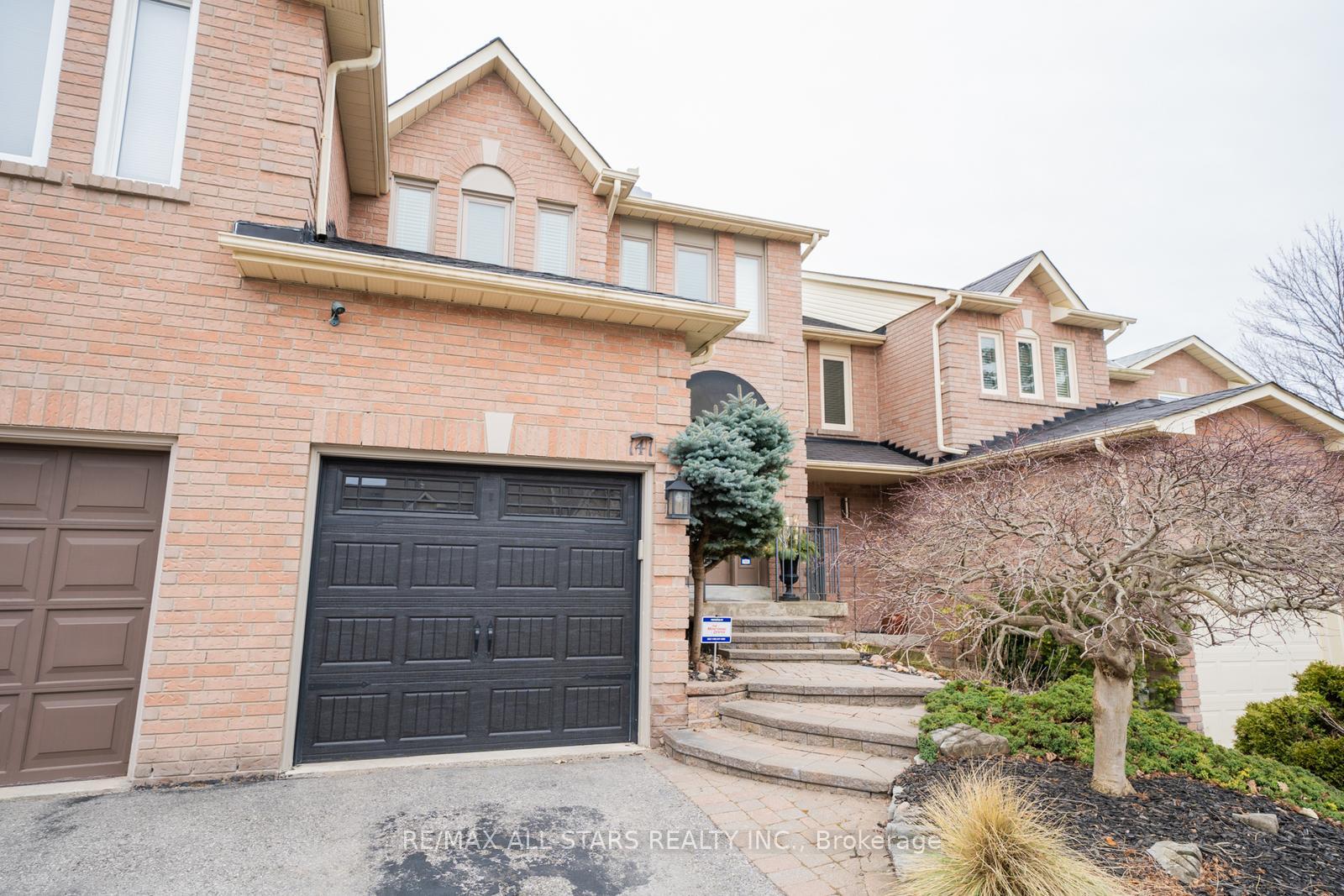 141 Timber Mill Avenue, Whitby, ON L1R 2H3