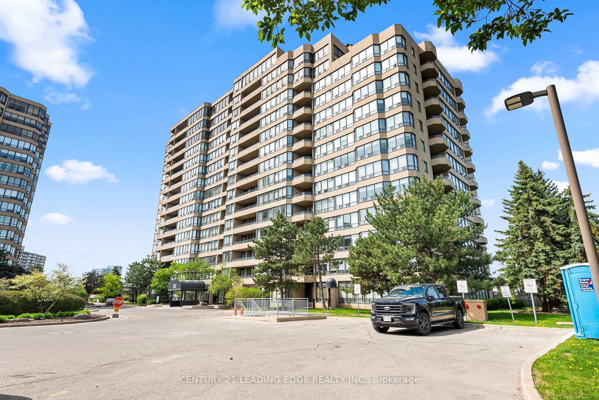 1414 - 22 Clarissa Drive, Richmond Hill, ON L4C 9R6