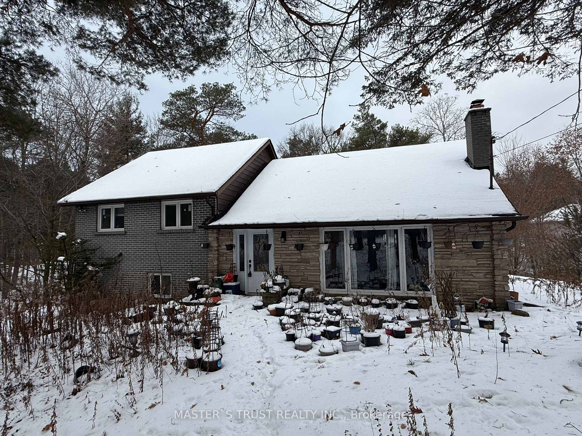 14178 Yonge Street, Aurora, ON L4G 0P5
