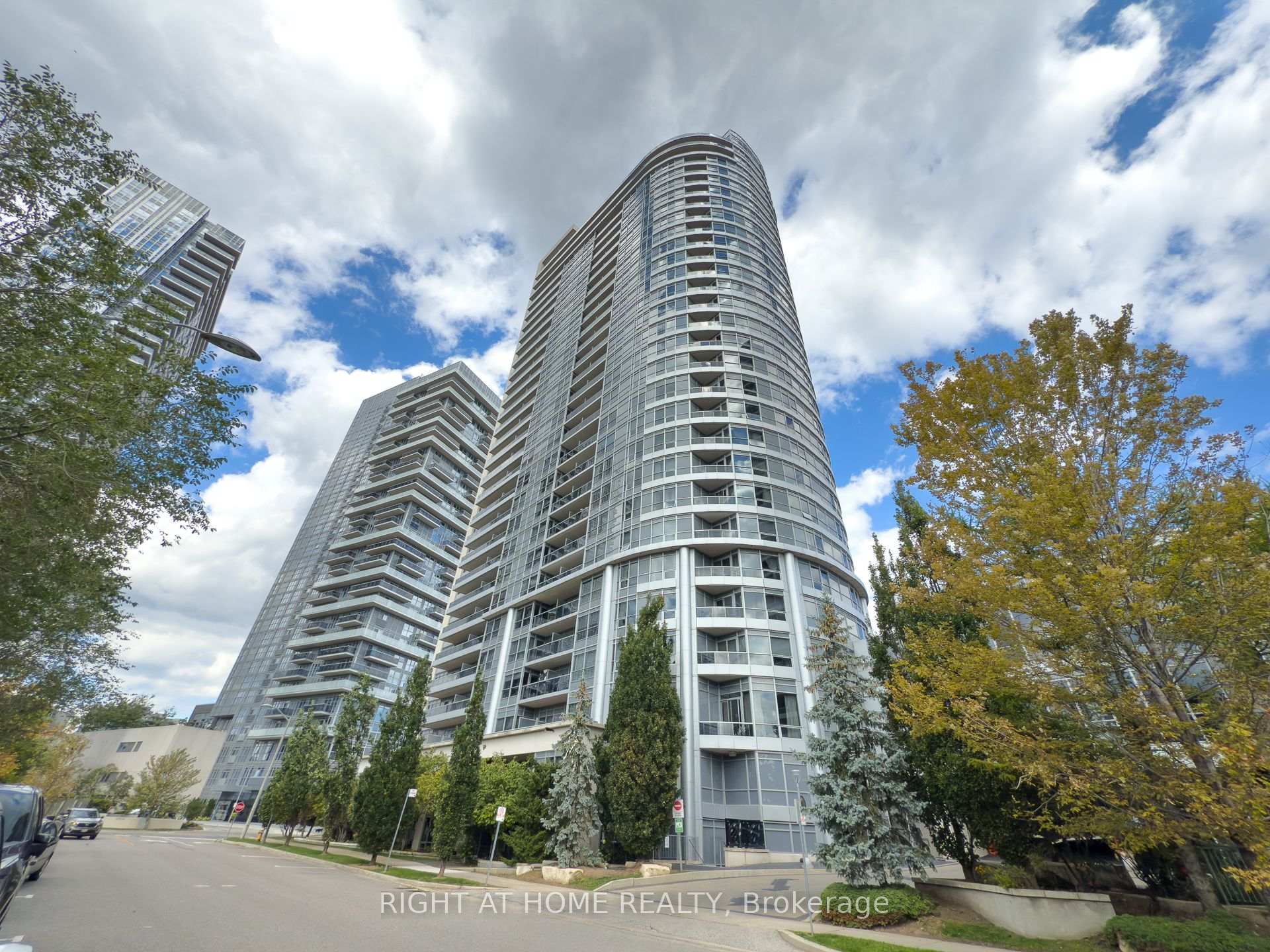 1419 - 181 Village Green Square, Toronto, ON M1S 0K6