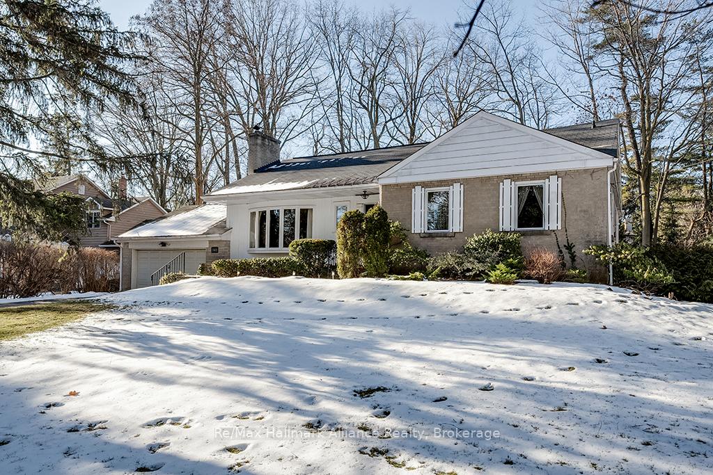 142 Balsam Drive, Oakville, ON L6J 3X5
