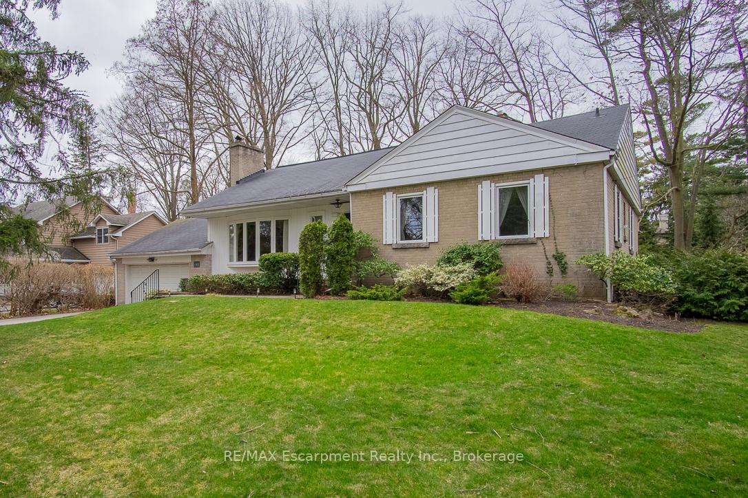 142 Balsam Drive, Oakville, ON L6J 3X5