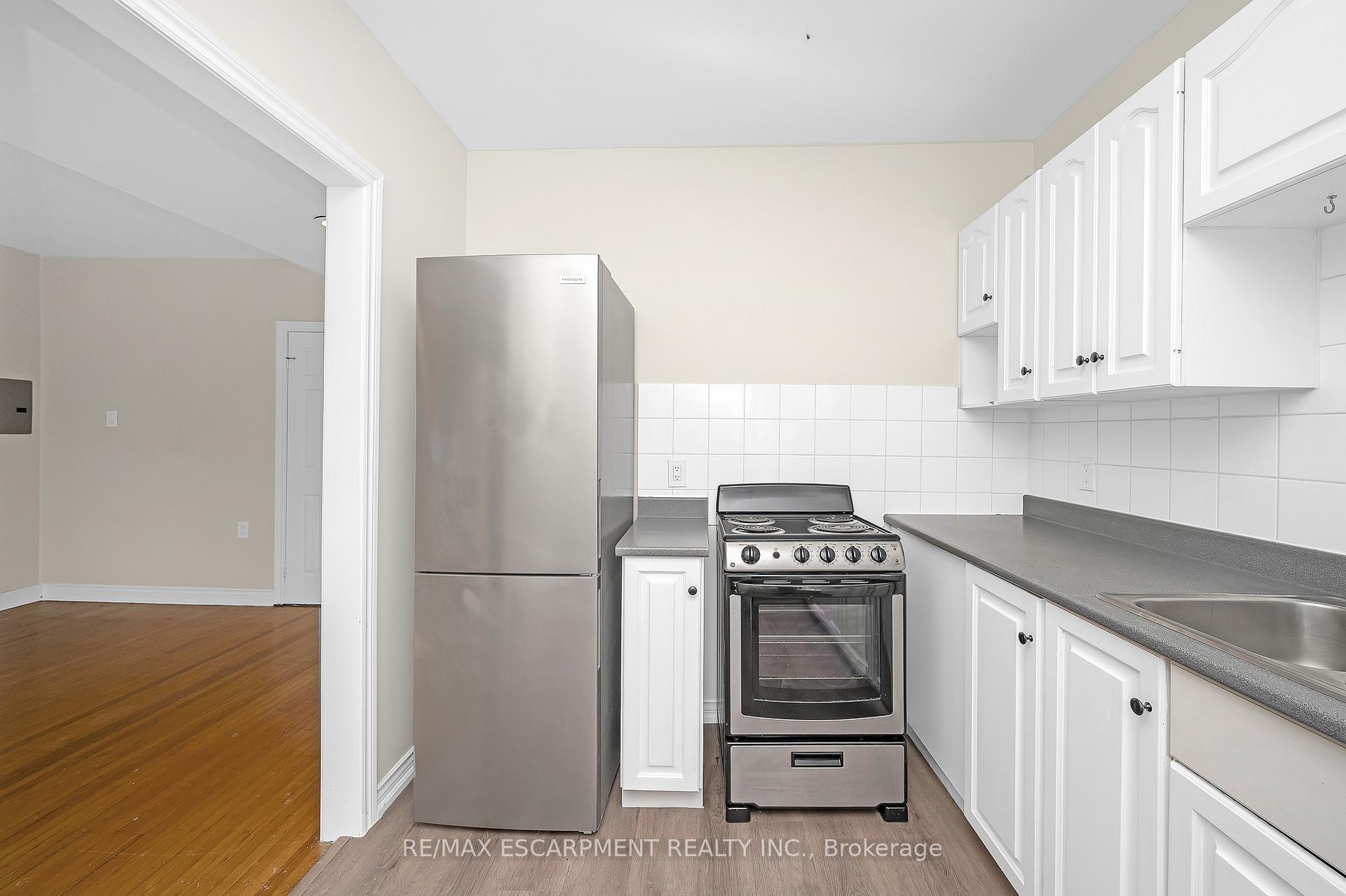 6 - 142 Caroline Street S, Hamilton, ON L8P 3K9