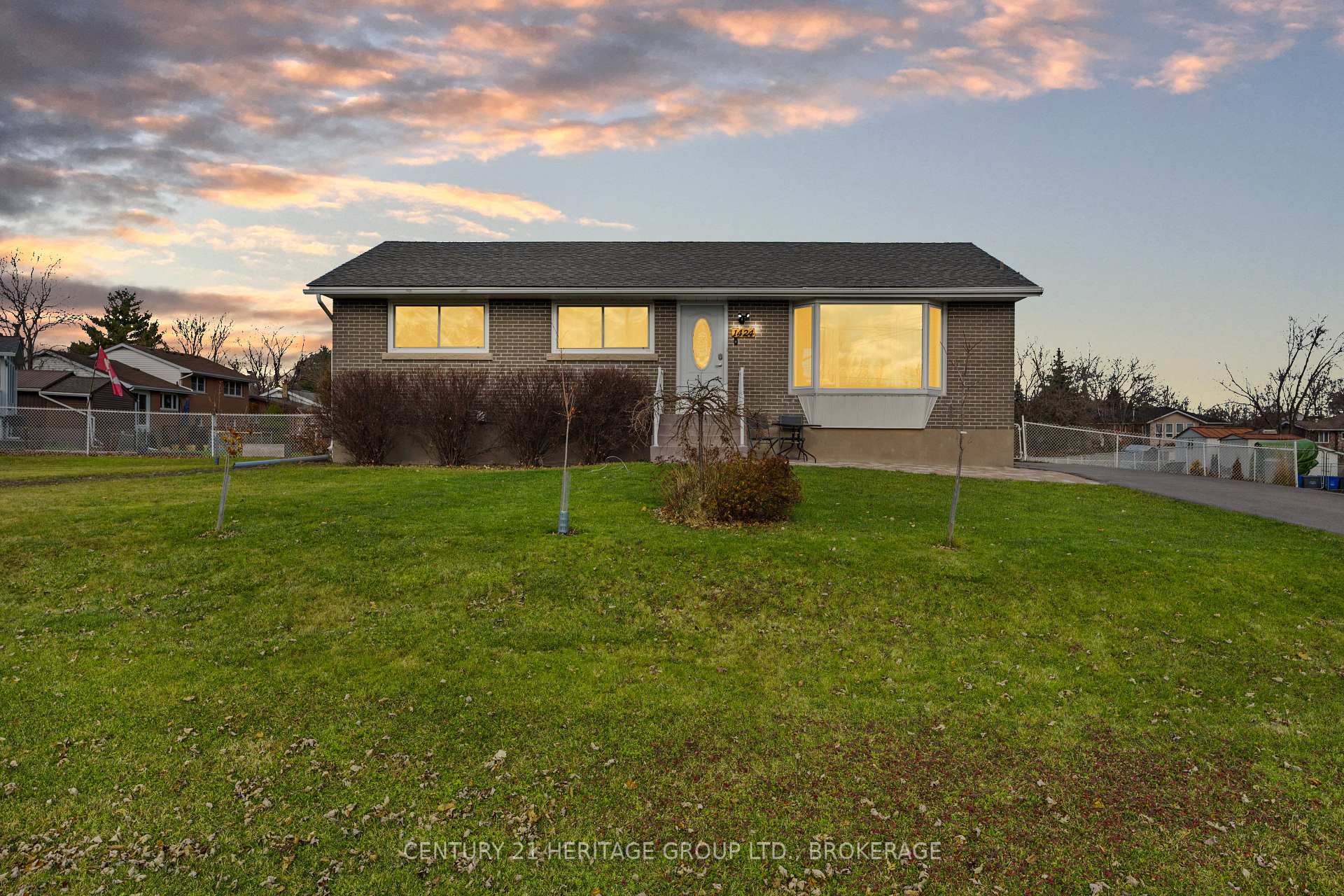 1424 Woodfield Crescent, Kingston, ON K7P 2V6