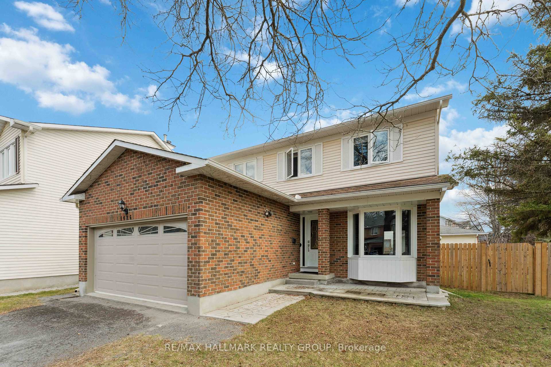 1426 Larkhaven Crescent, Orleans - Convent Glen and Area, ON K1C 5A1