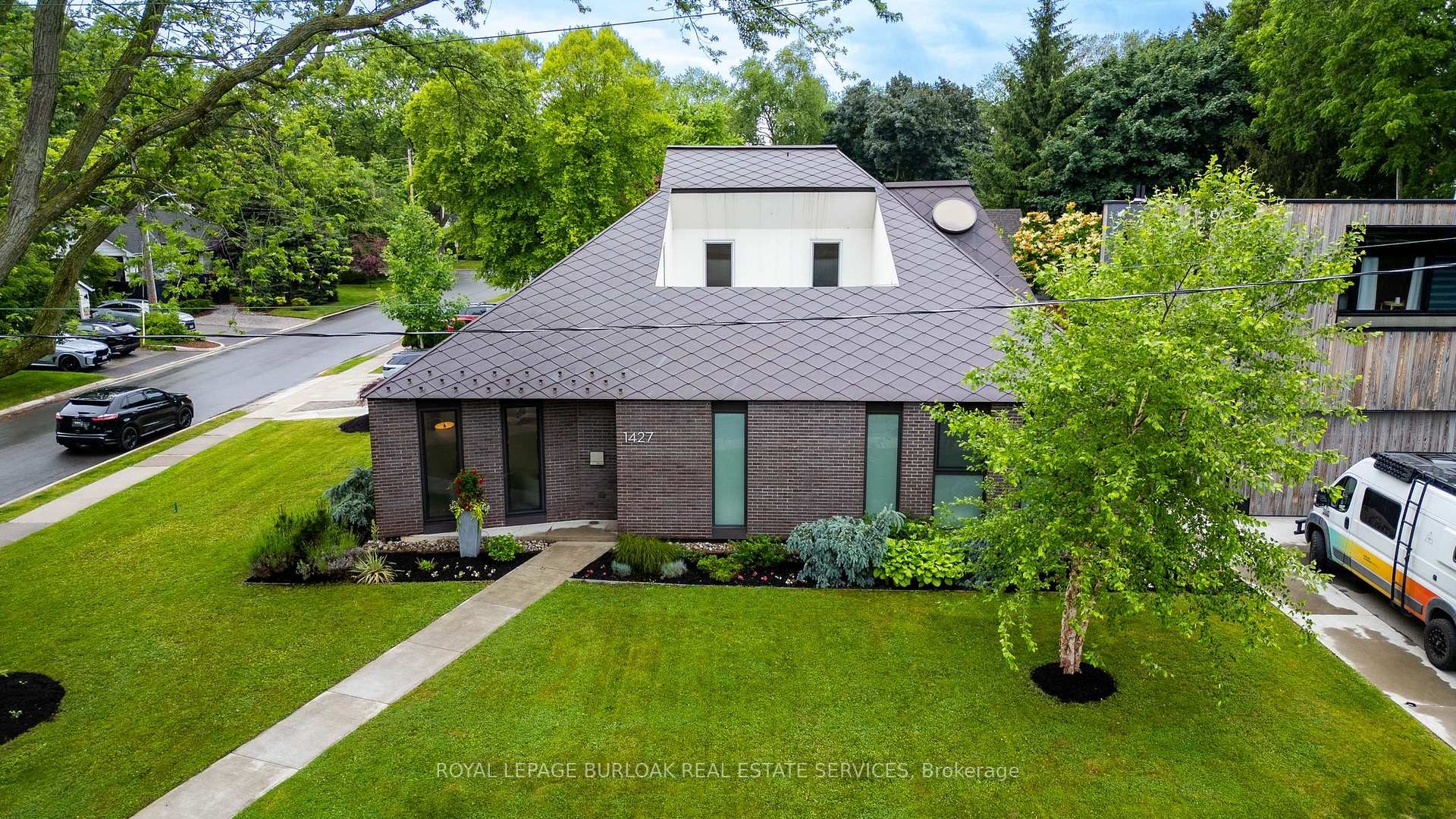 1427 Birch Avenue, Burlington, ON L7S 1J4