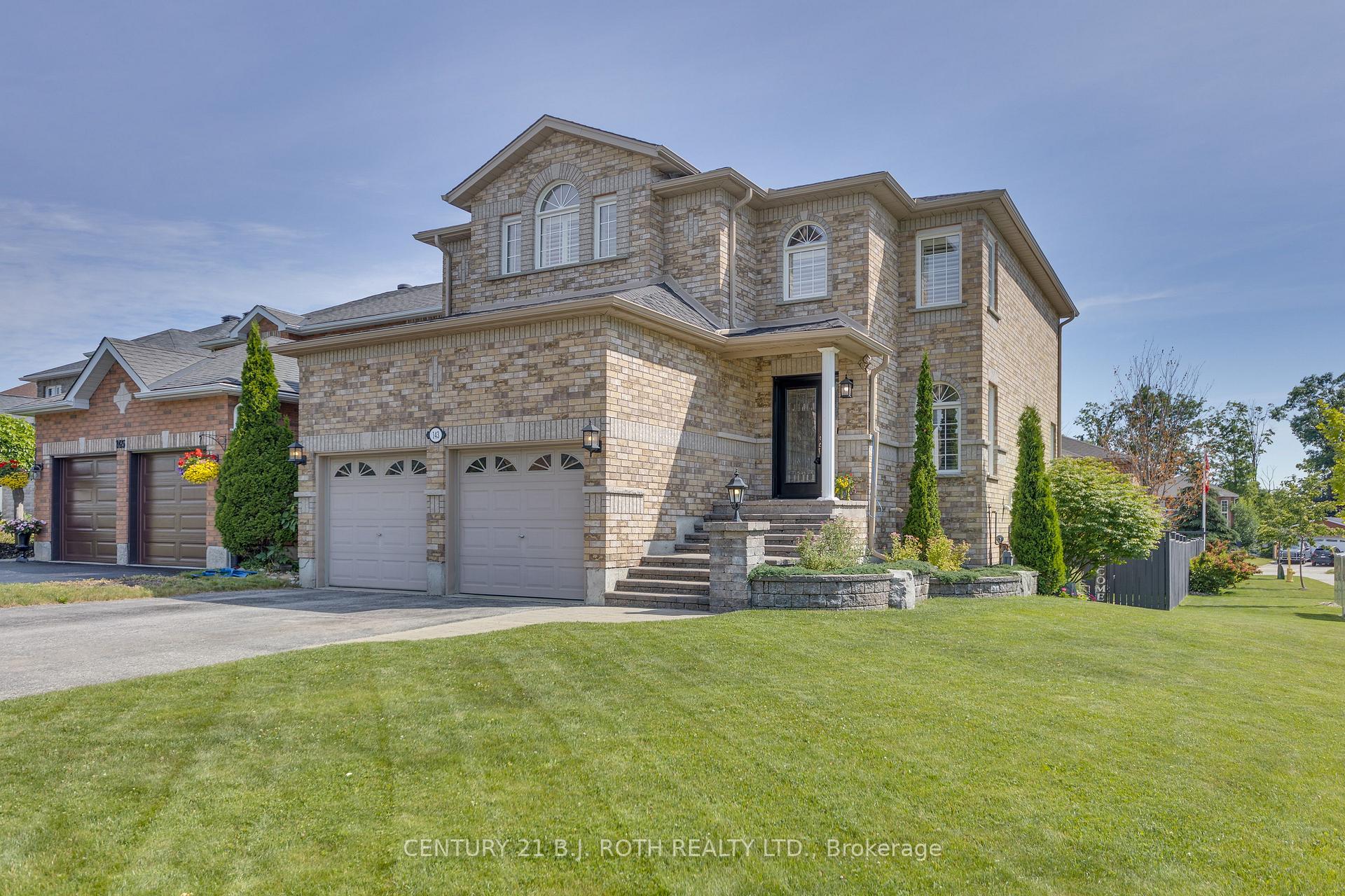 143 Crompton Drive, Barrie, ON L4M 6N9