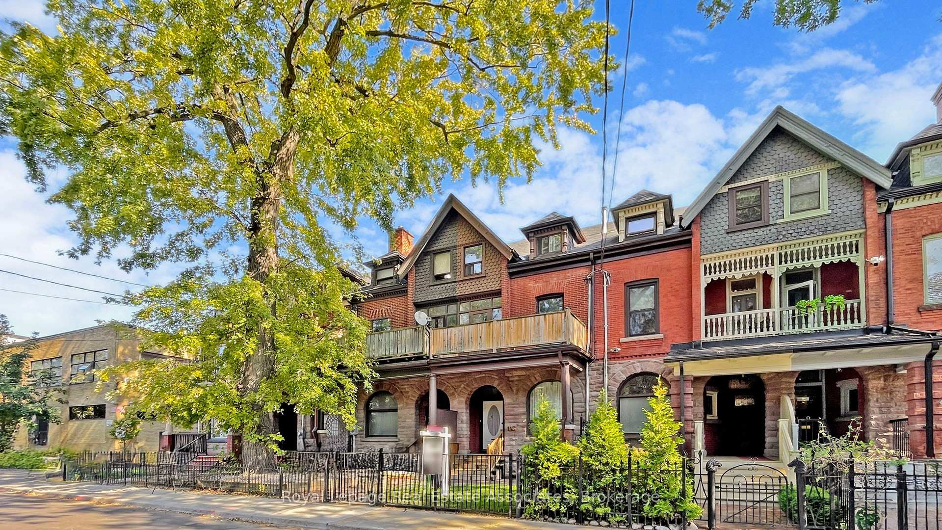 143 Seaton Street, Toronto, ON M5A 2T2