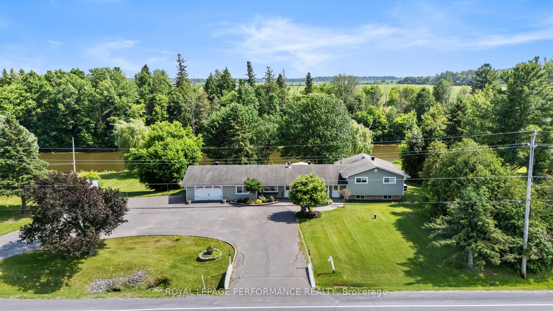 1430 Notre Dame Street, Russell, ON K0A 1W0