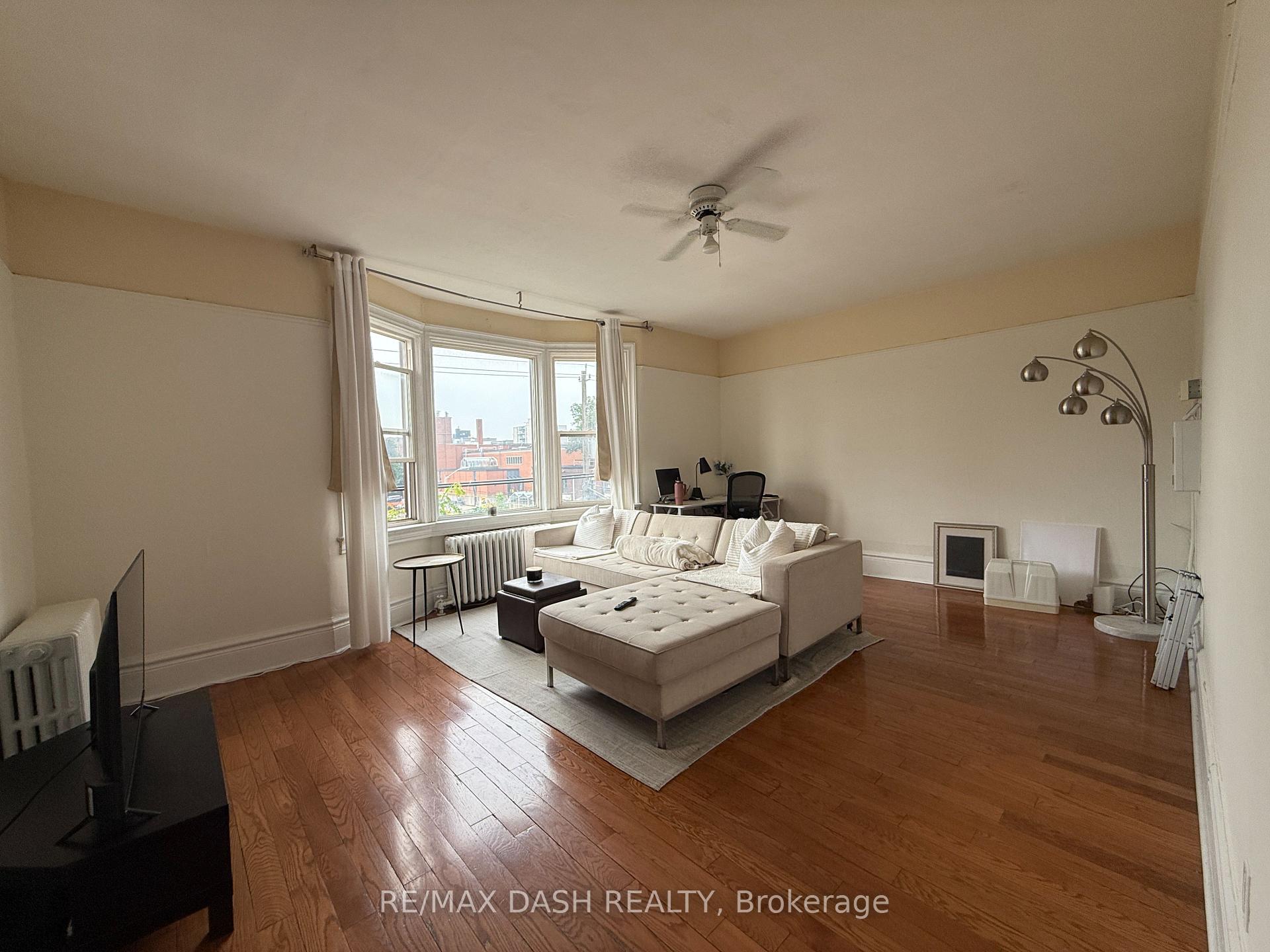 3rd floor - 1436 Queen Street W, Toronto, ON M6K 1M2