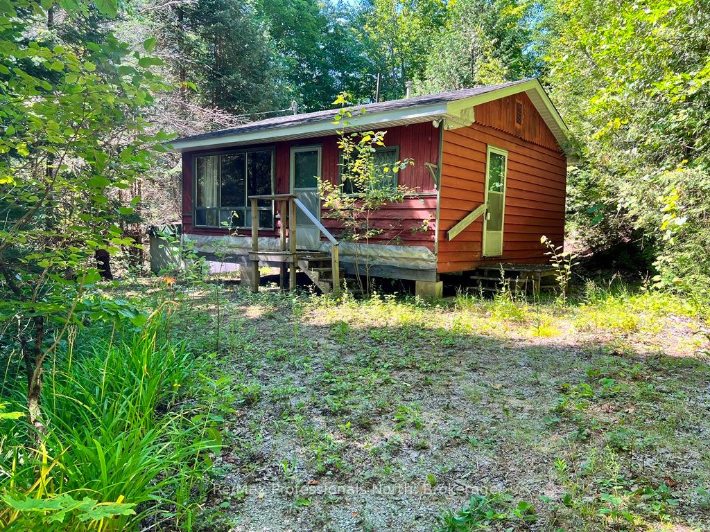 1443 Clement Lake Road, Highlands East, ON K0L 3C0
