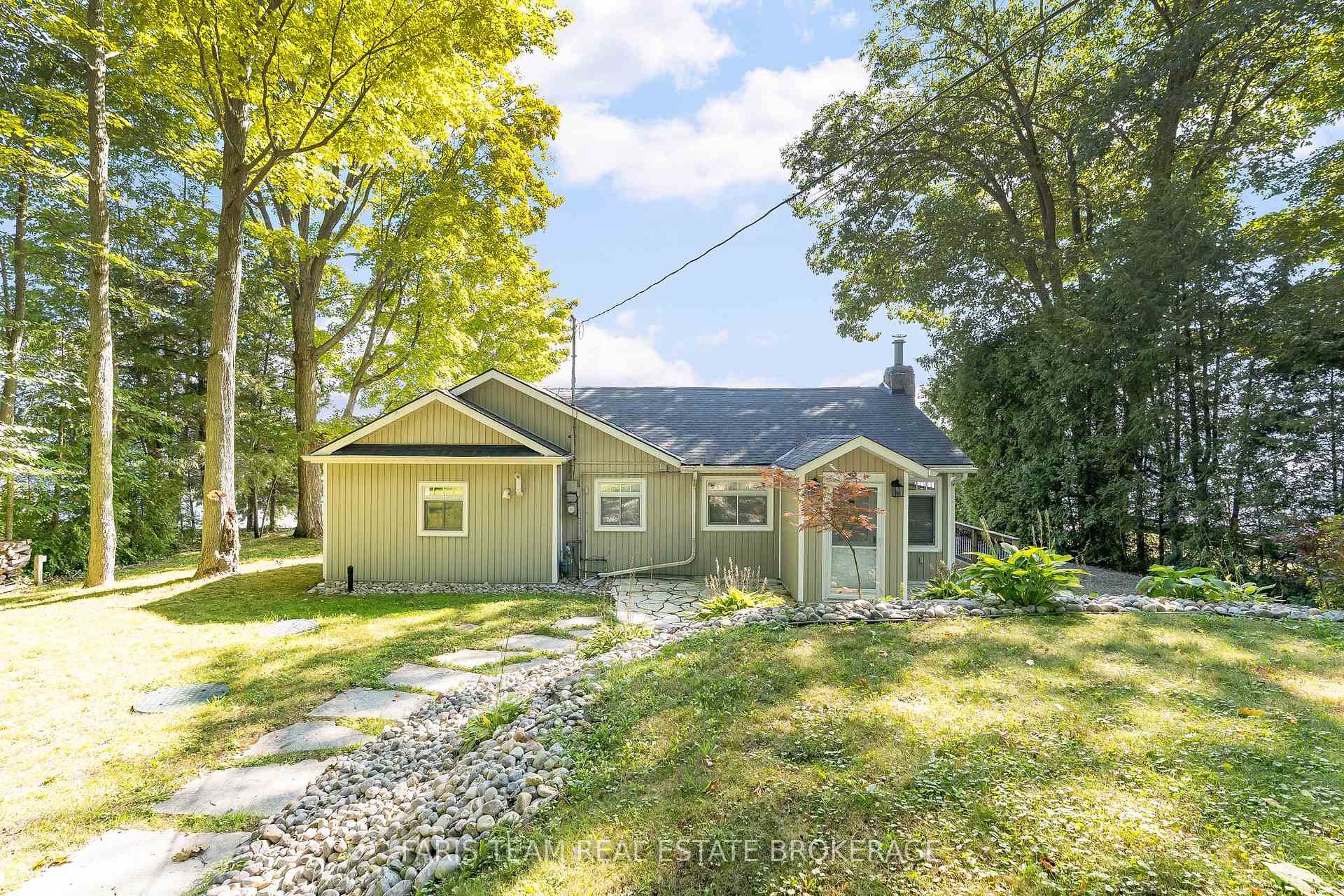 1449 Champlain Road, Tiny, ON L9M 0C1