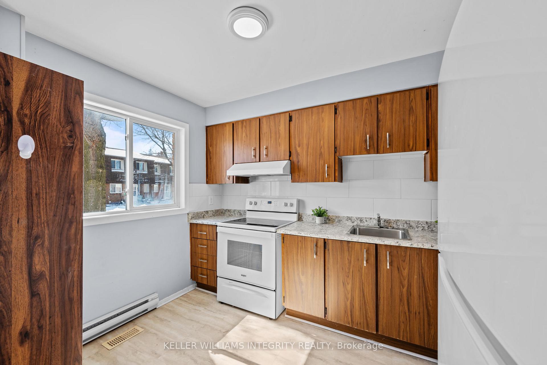 145 - 3021 Olympic Way, Blossom Park - Airport and Area, ON K1T 1Y3