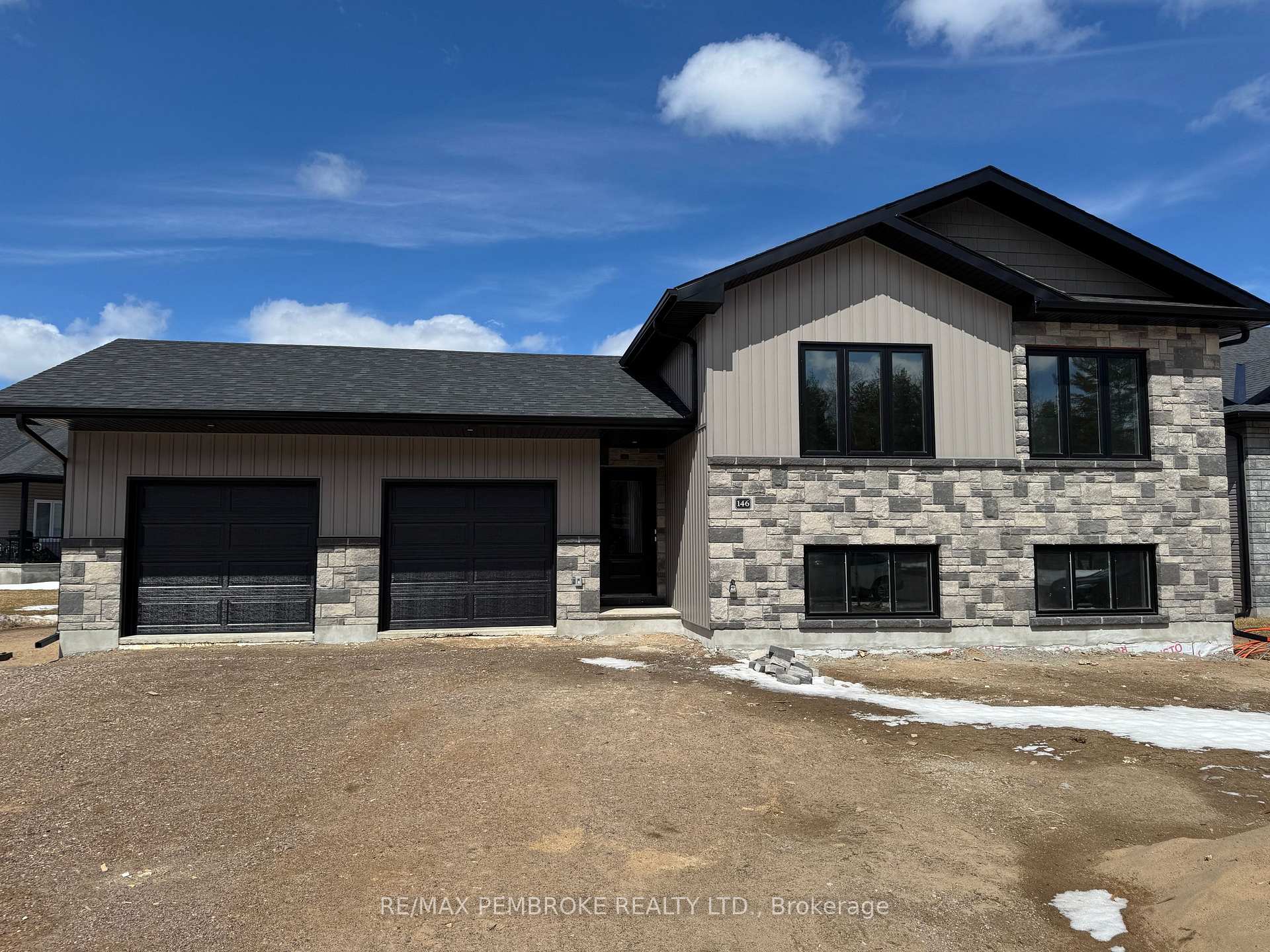 146 Chad Street, Petawawa, ON K8H 0G8