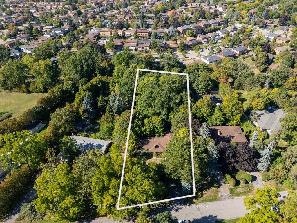 146 Sylvadene Parkway, Vaughan, ON L4L 2M6