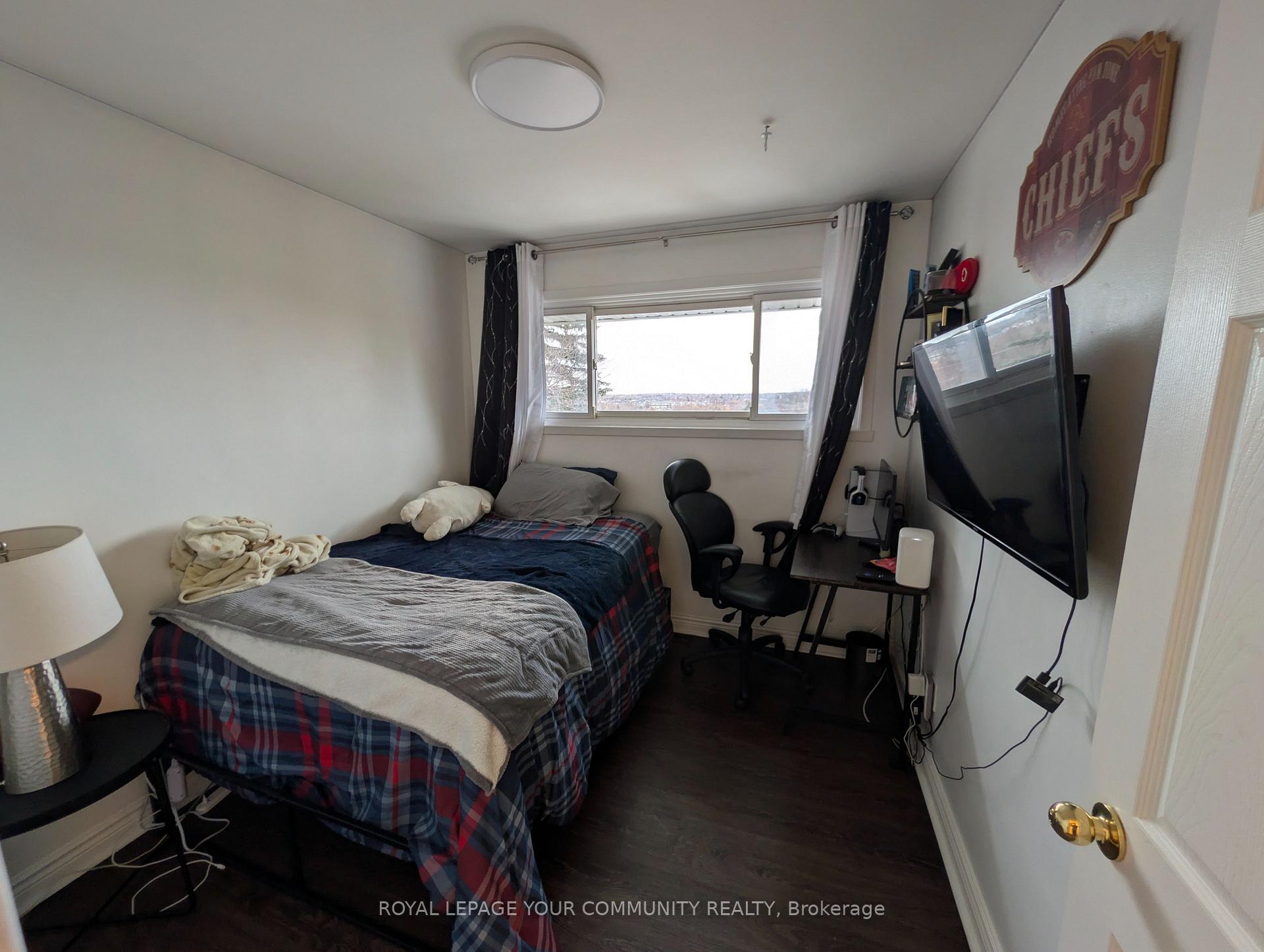 147 Grandview Street S, Oshawa, ON L1H 7C6