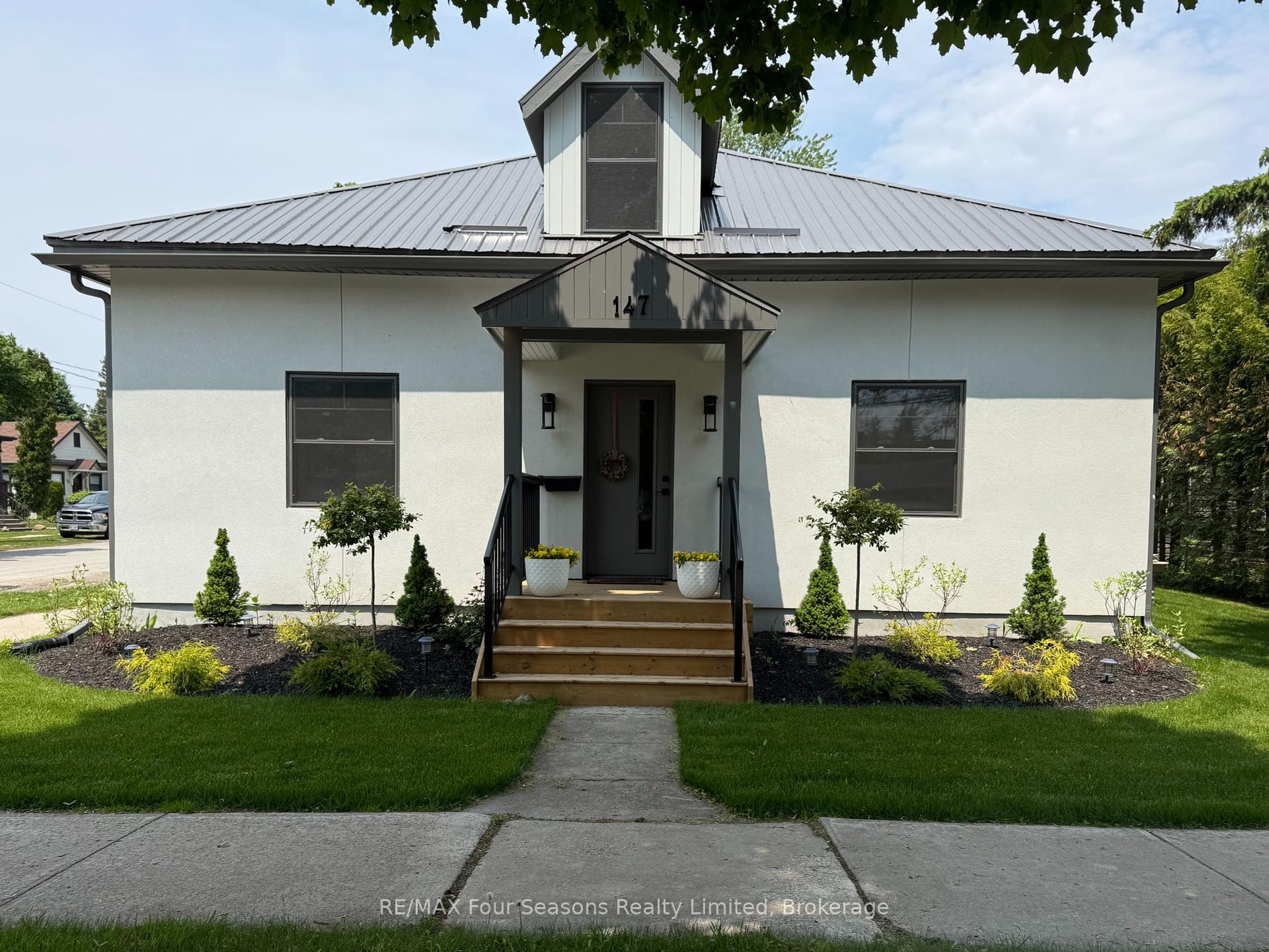 147 Second Street, Collingwood, ON L9Y 1E7