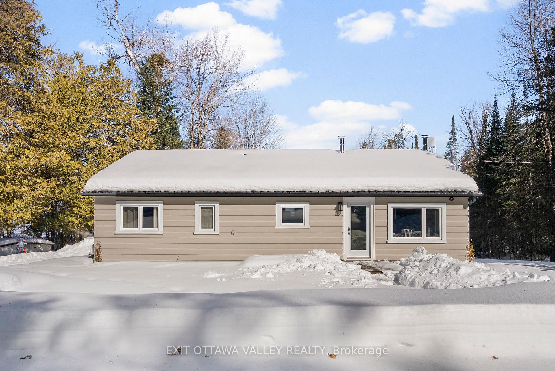 1478 Kamaniskeg Lk Road, Hastings Highlands, ON K0J 1L0