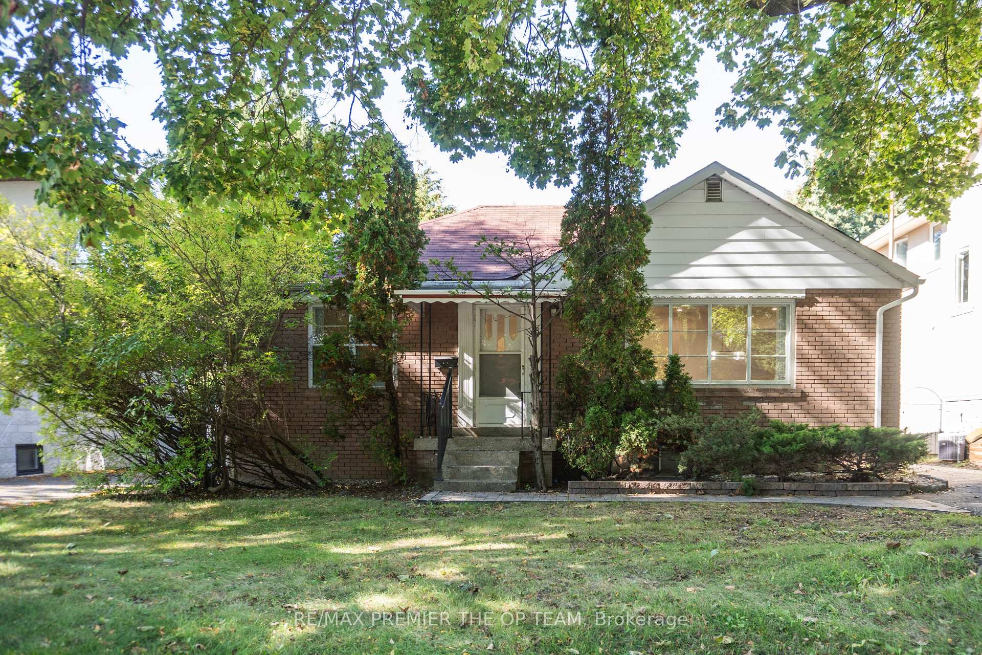 148 Martin Grove Road, Toronto, ON M9B 4K9