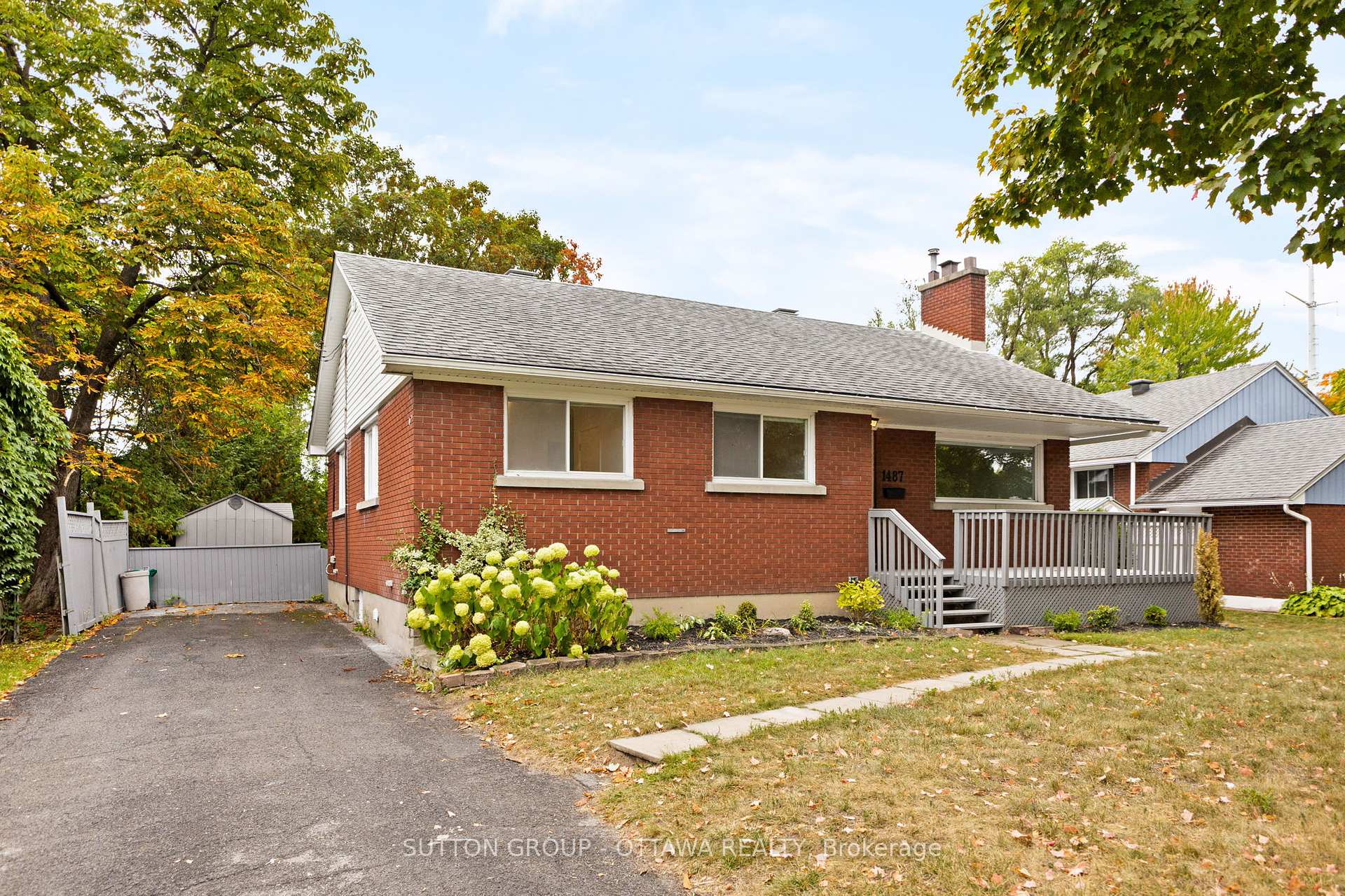 1487 Caverley Street, Alta Vista and Area, ON K1G 0X9