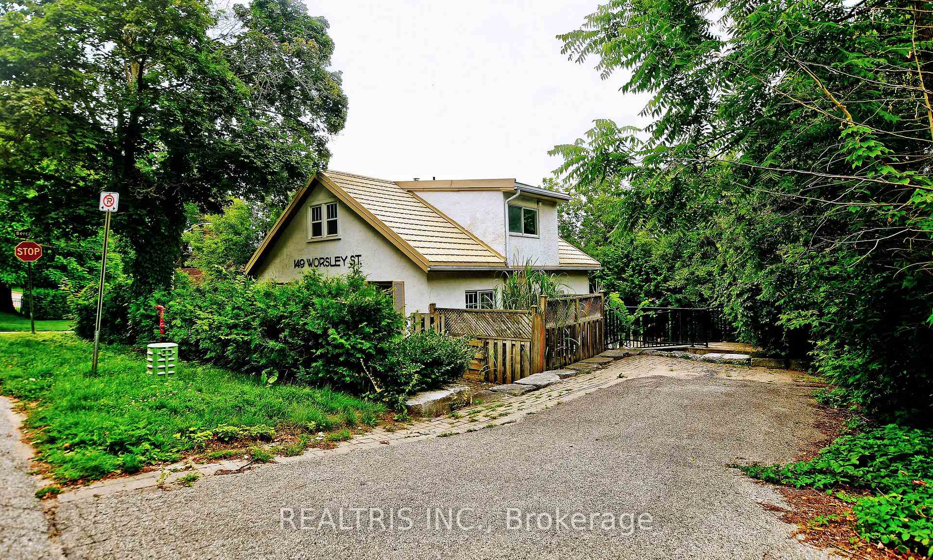 149 Worsley Street, Barrie, ON L4M 1M3