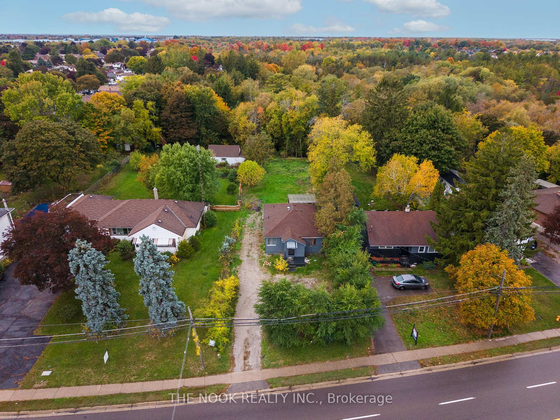 1496 Simcoe Street N, Oshawa, ON L1G 4X7