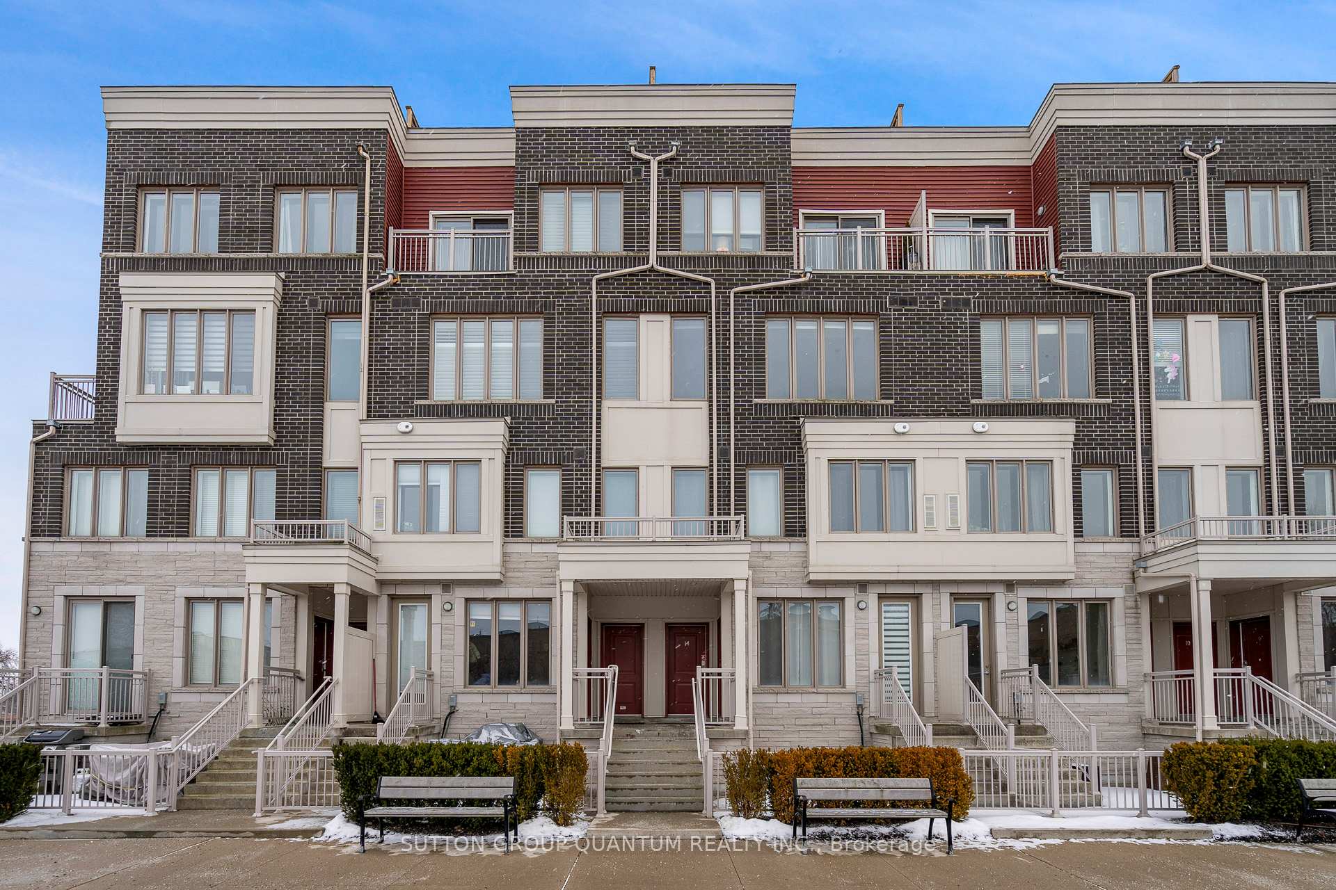 15 - 145 Long Branch Avenue, Toronto, ON M8W 0A9